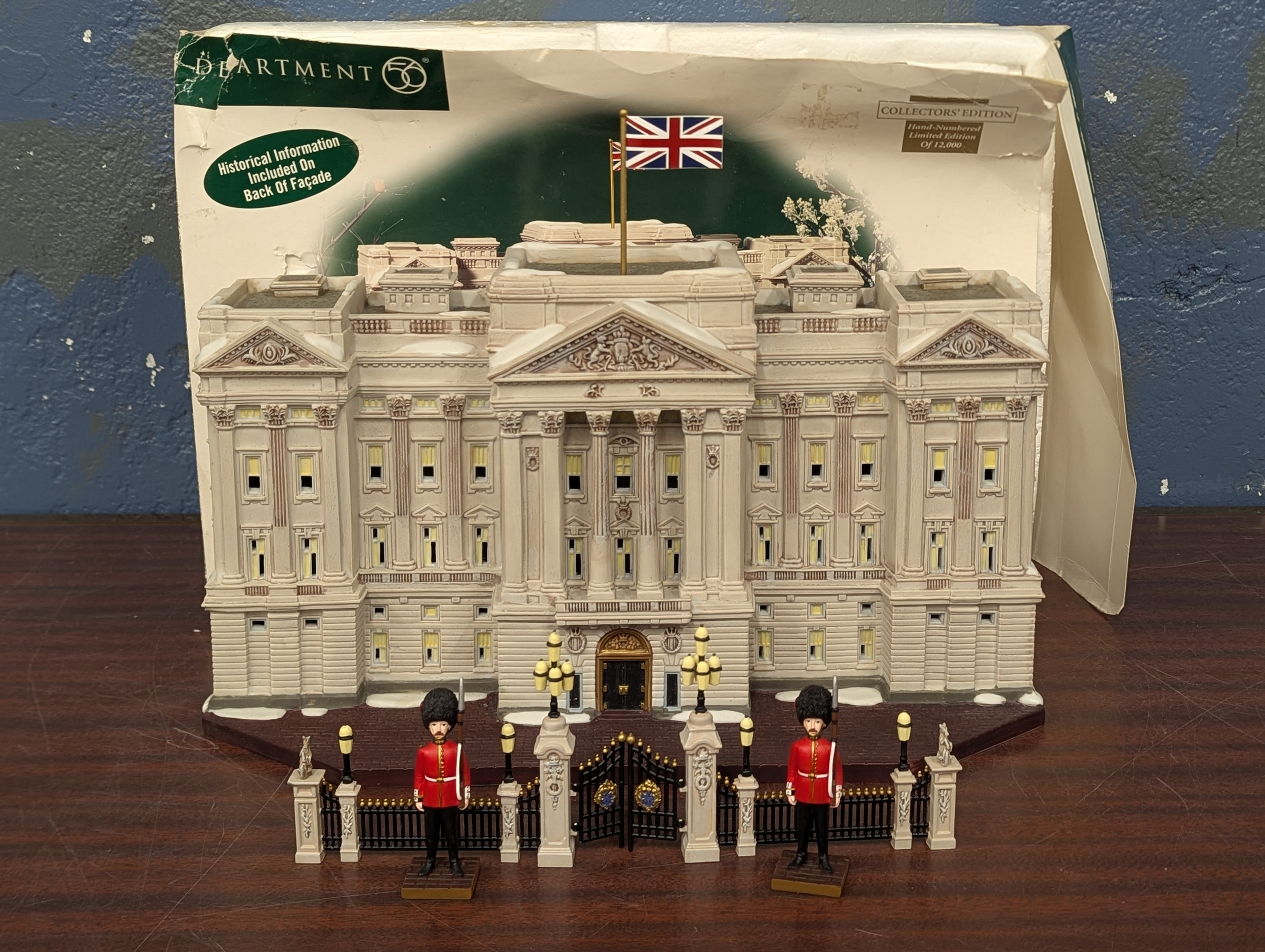 Department 56 Dickens' Village Buckingham Palace Collector's edition ...