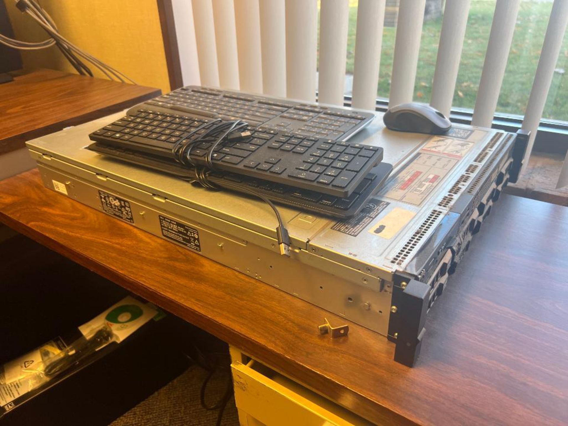 HP Proliant ML350 Gen 9 Server, Monitors, APC Back Units, Keyboards ...