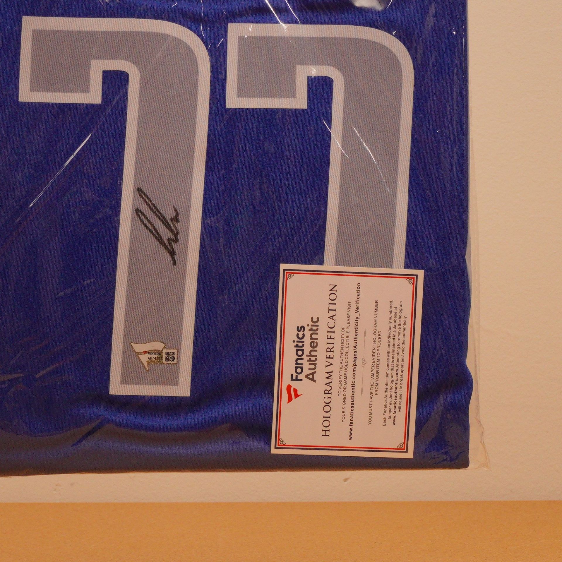 Blue Dallas Mavericks Nike jersey signed by Luka Doncic, number 77 ...