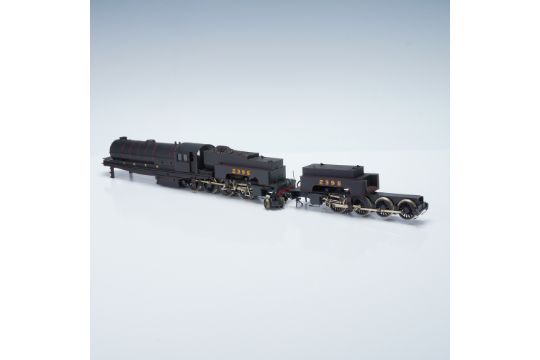 A fine scale model of 2-8-8-2 LNER 2395 class U1 Beyer Garratt finish ...