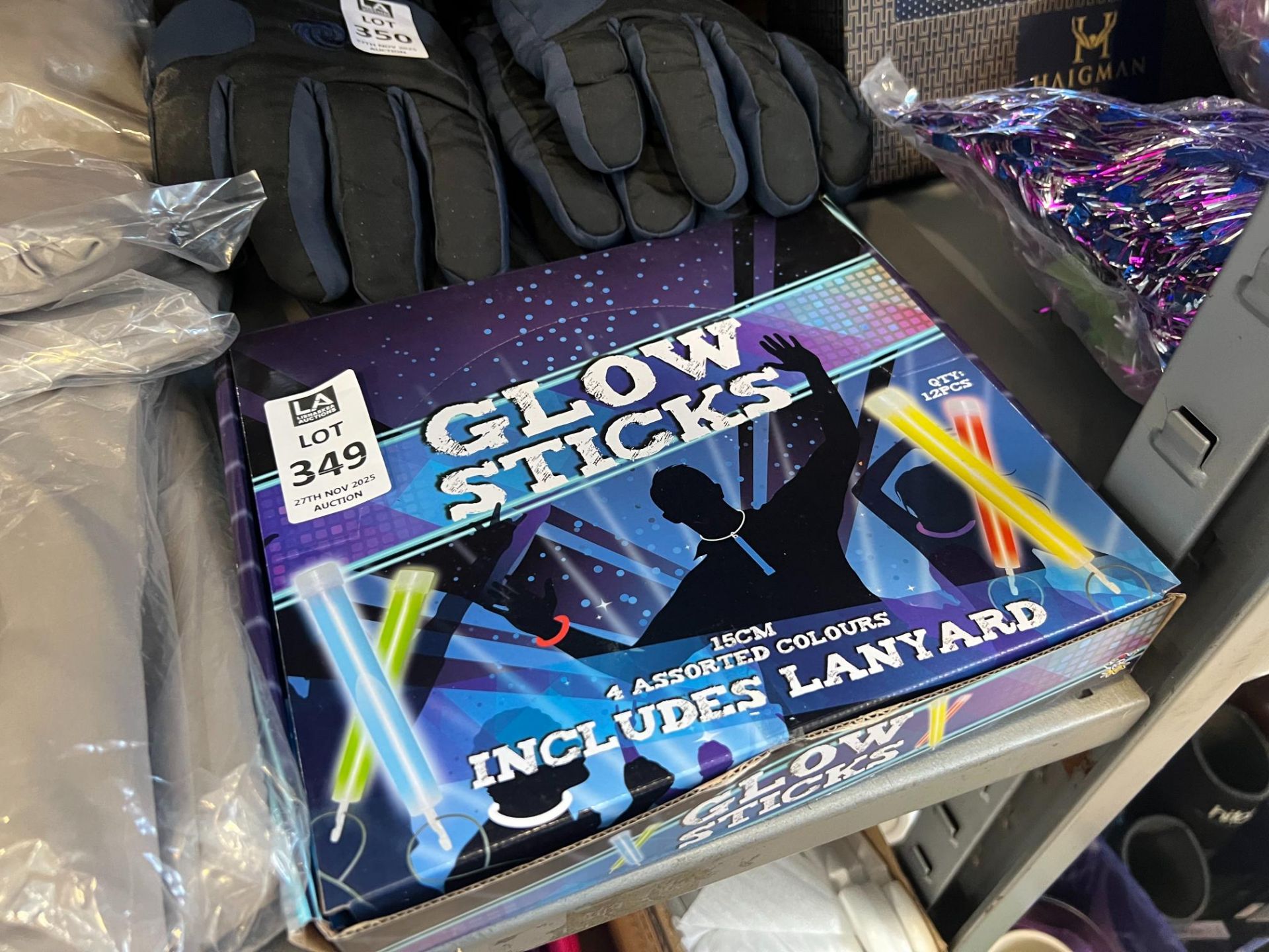 BOX OF 12X GLOW STICKS (NEW)