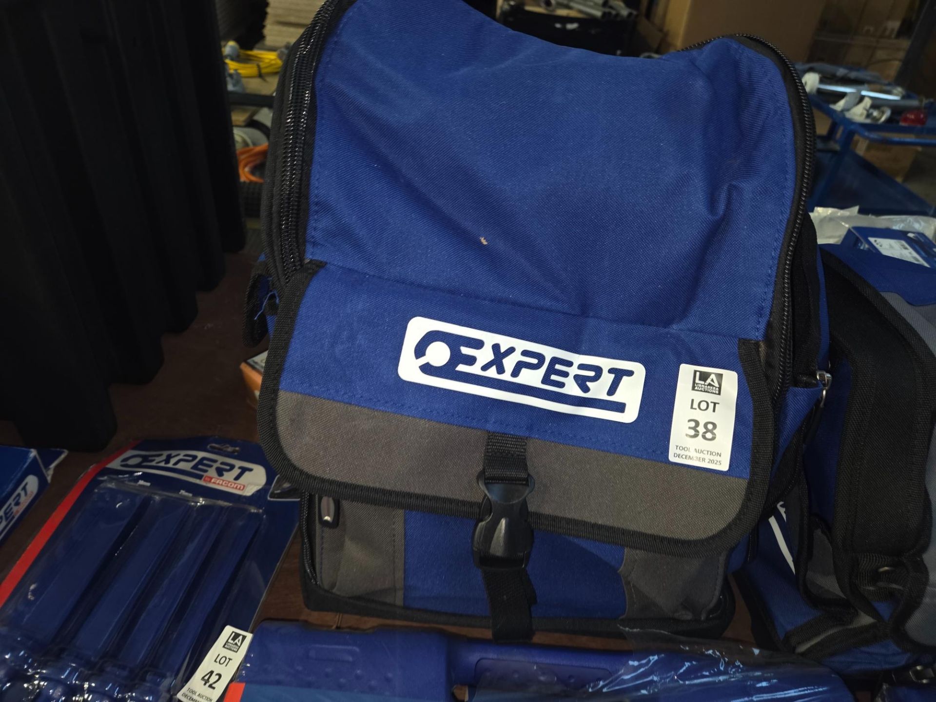 EXPERT TOOL STORAGE BACKPACK WITH WHEELS - E010602