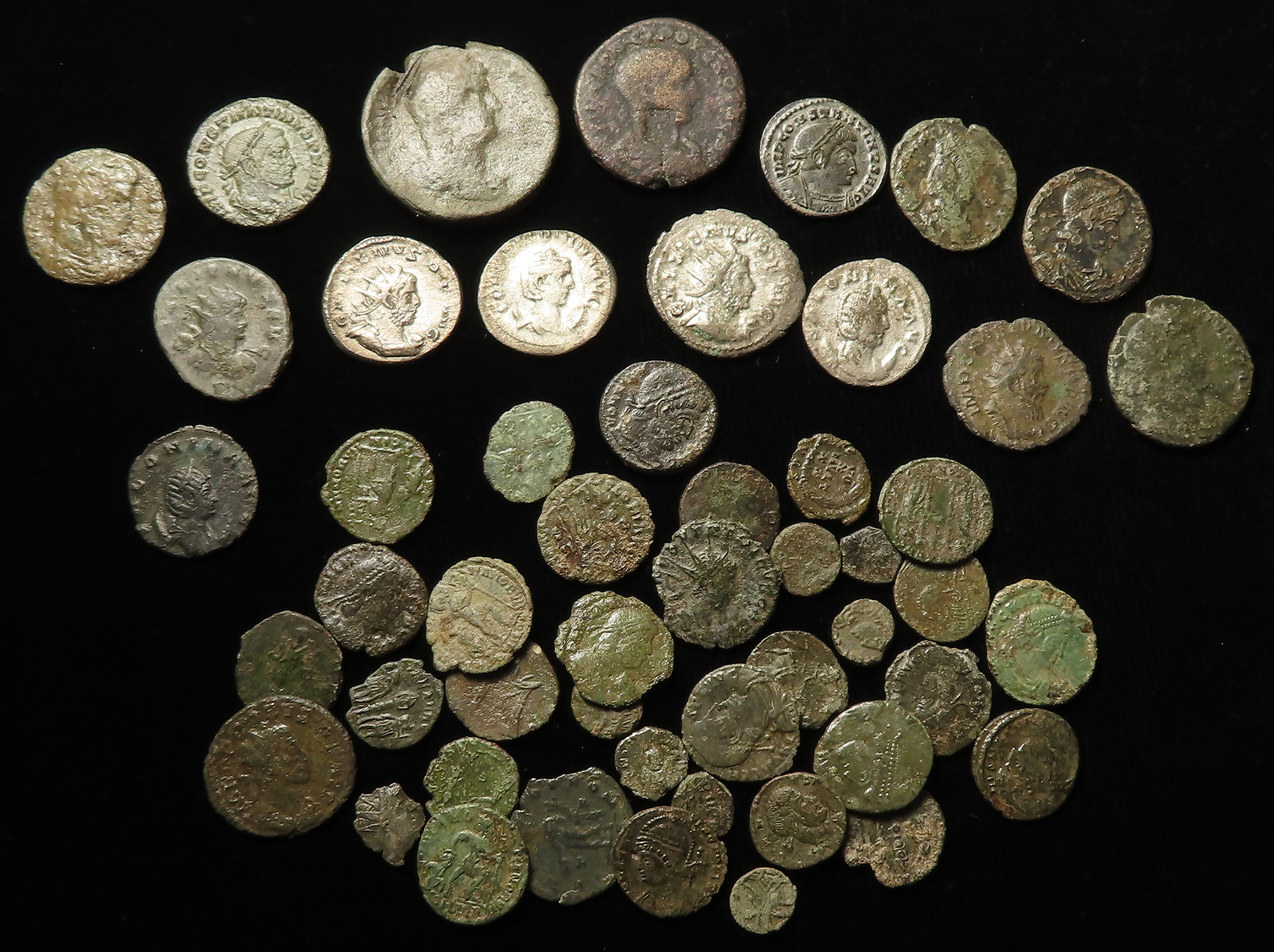 Roman bronze minors & radiates (36); AE Folles (6); billon Antoniniani ...