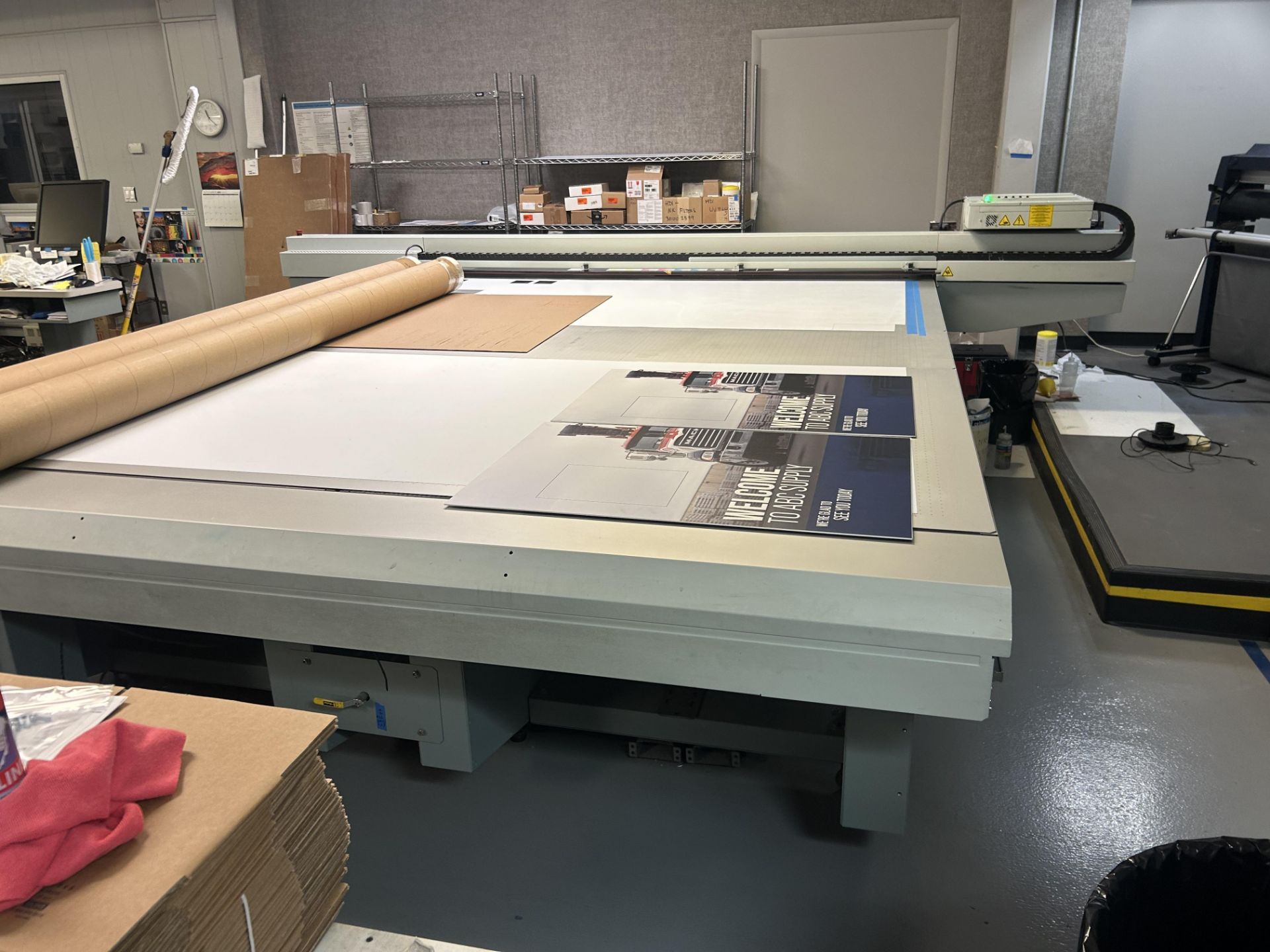 Oce Arizona 550 XT + WIO Wide Format UV Flatbed Printer With Roller ...
