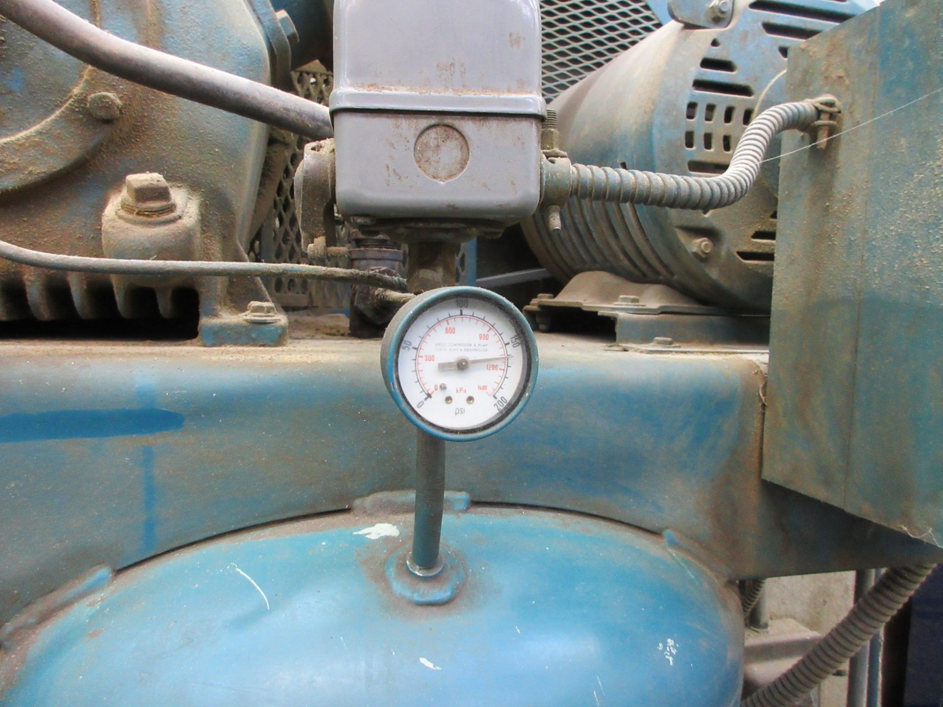 10HP Wayne / Dresser Mdl. TRU15 Vertical Tank Mounted Piston-Type Air ...