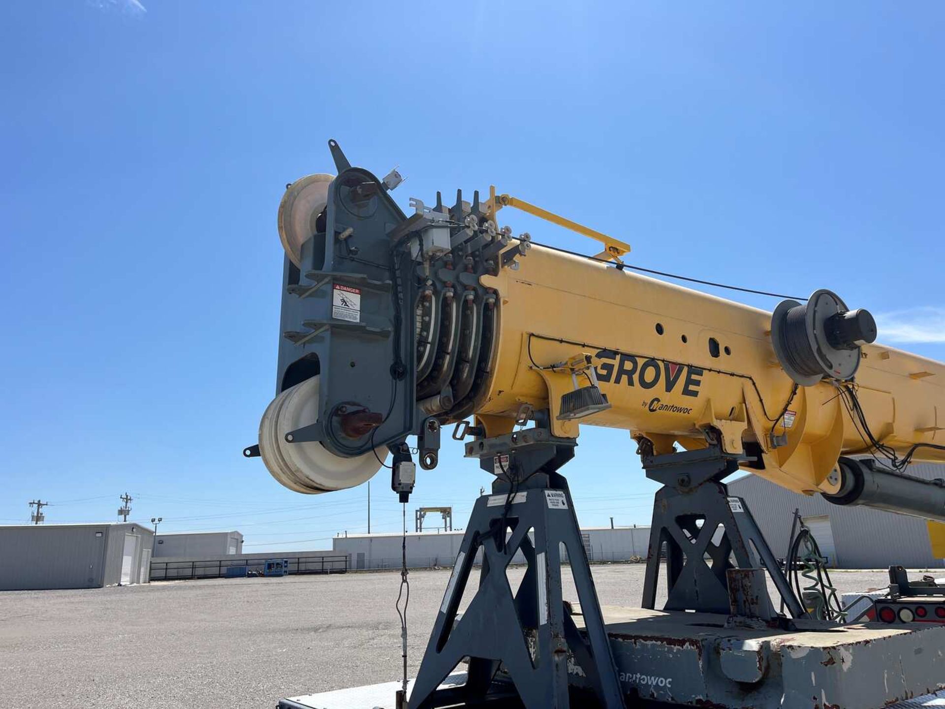 (El Reno. OK) 2011 GROVE TMS900E TRUCK CRANE VIN/SN: 476S90008BS231493 ...