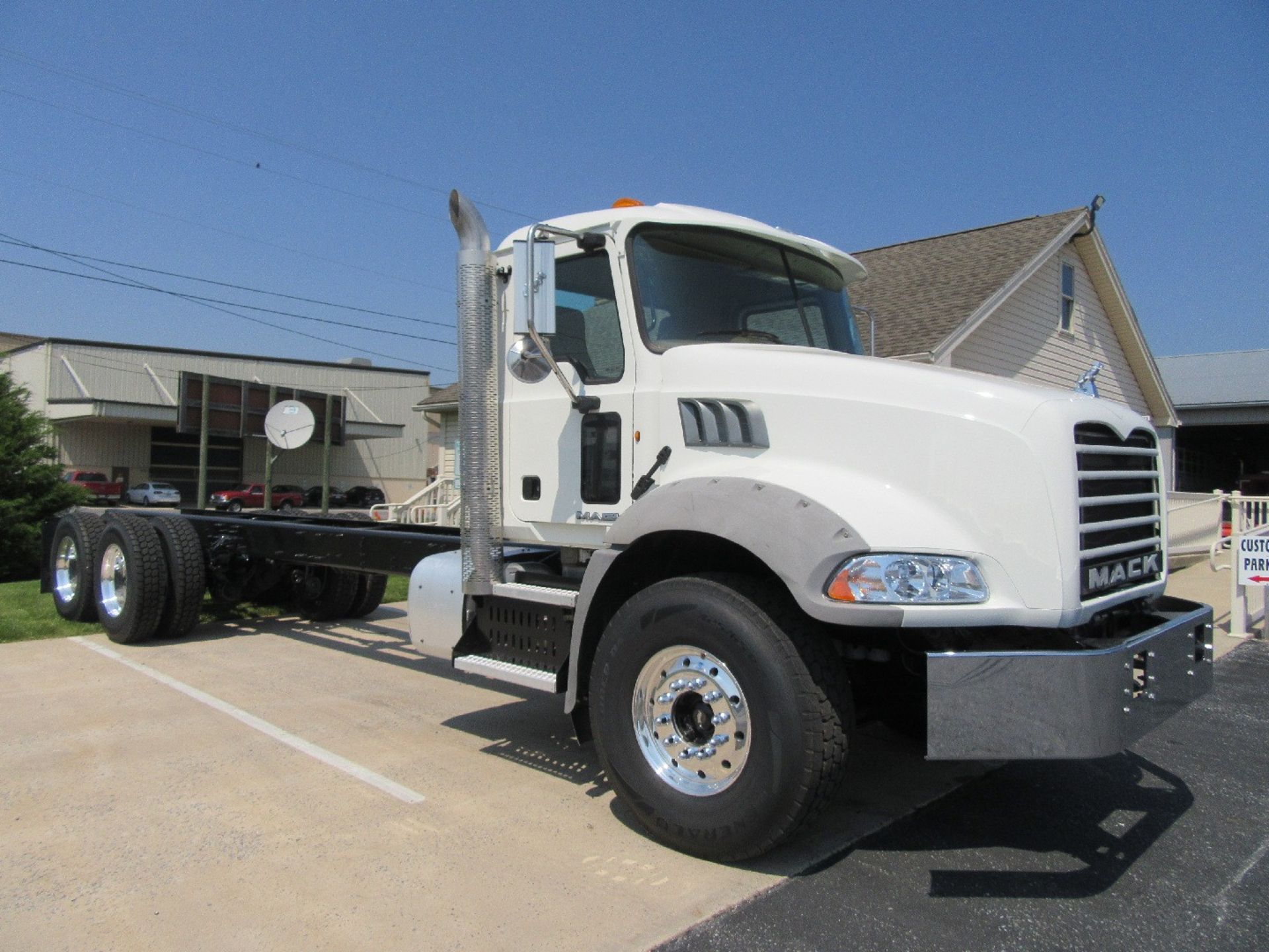 2014 Mack GU813 Cab & Chassis - 192,396 Miles, 7310 Hrs. Mack MP8 ...