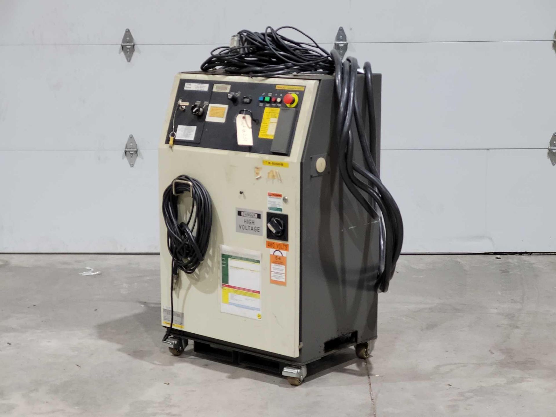 FANUC A05B-2535-B055 ROBOT CONTROL CABINET R-30IA R-2000IB / LOT WEIGHT ...