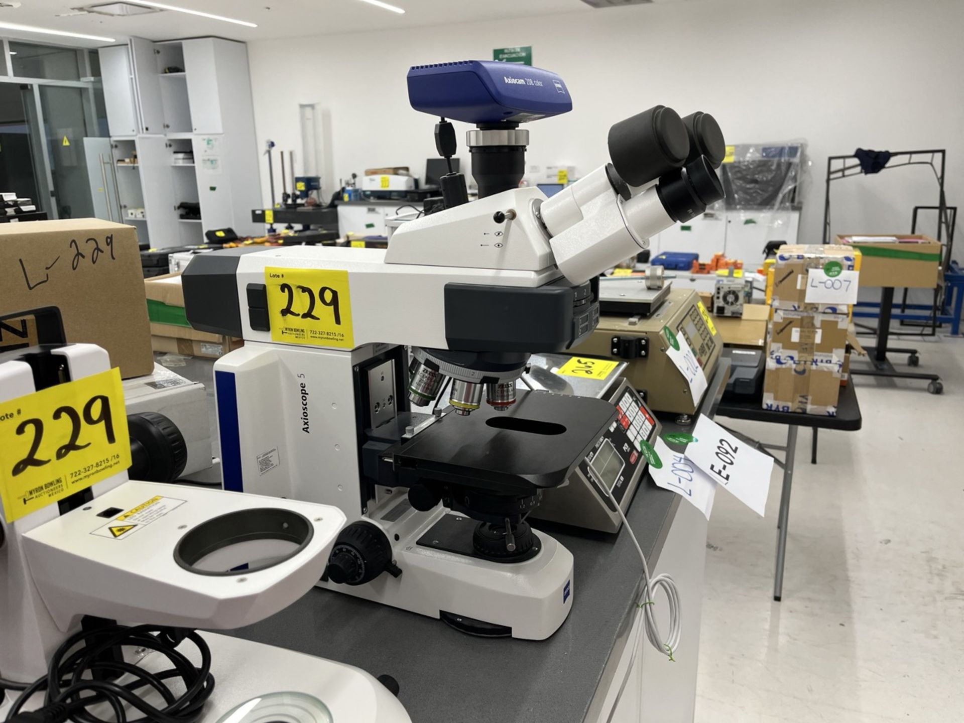 ZEISS Microscope, model AXIOSCOPE 5, serial number 3365000581, 2022 ...