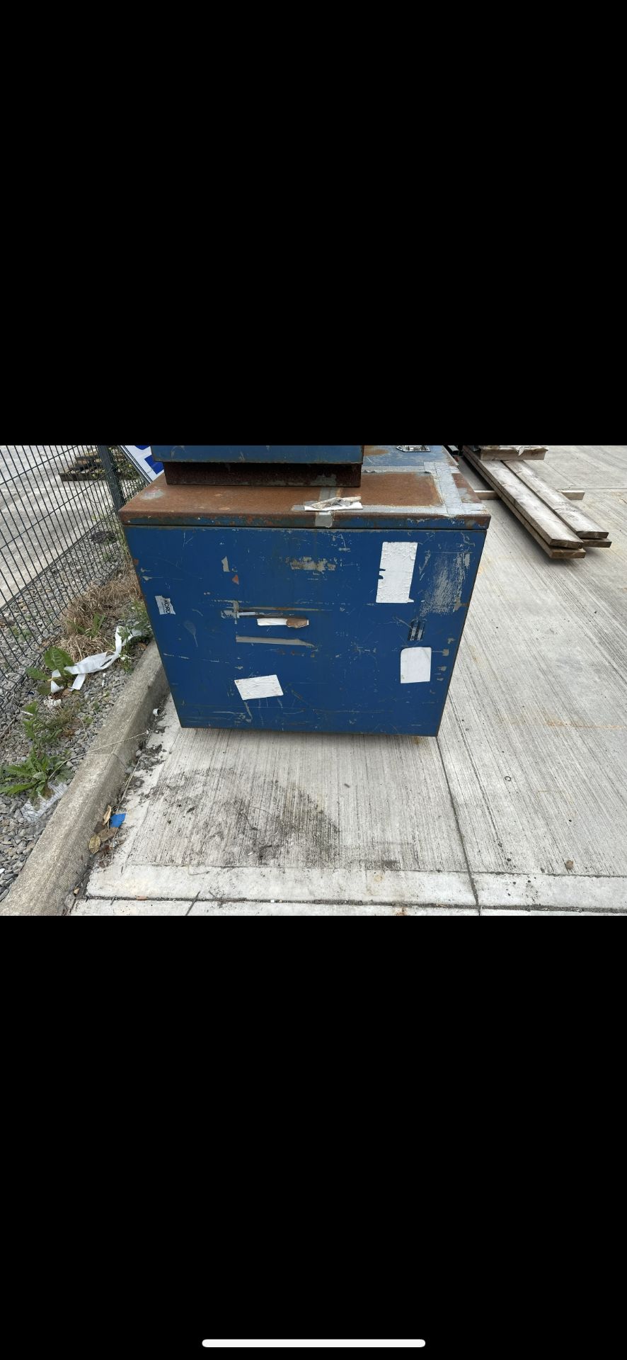 Large Site Chest dimensions: Height: 93cm; Length: 150cm; Width: 100cm ...