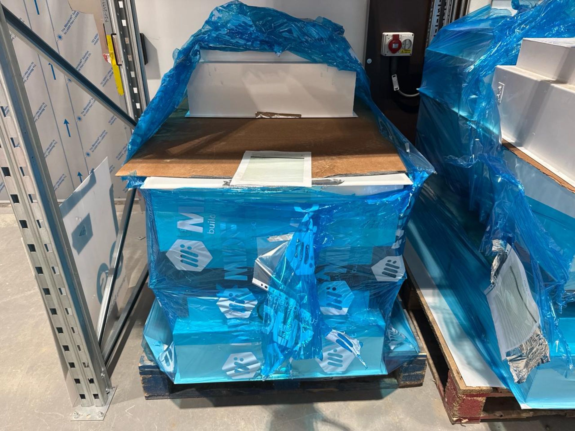 Pallet of 6 x Camfil Hepa Boxes 6P6 /355 Approximate Dimensions Of Each ...