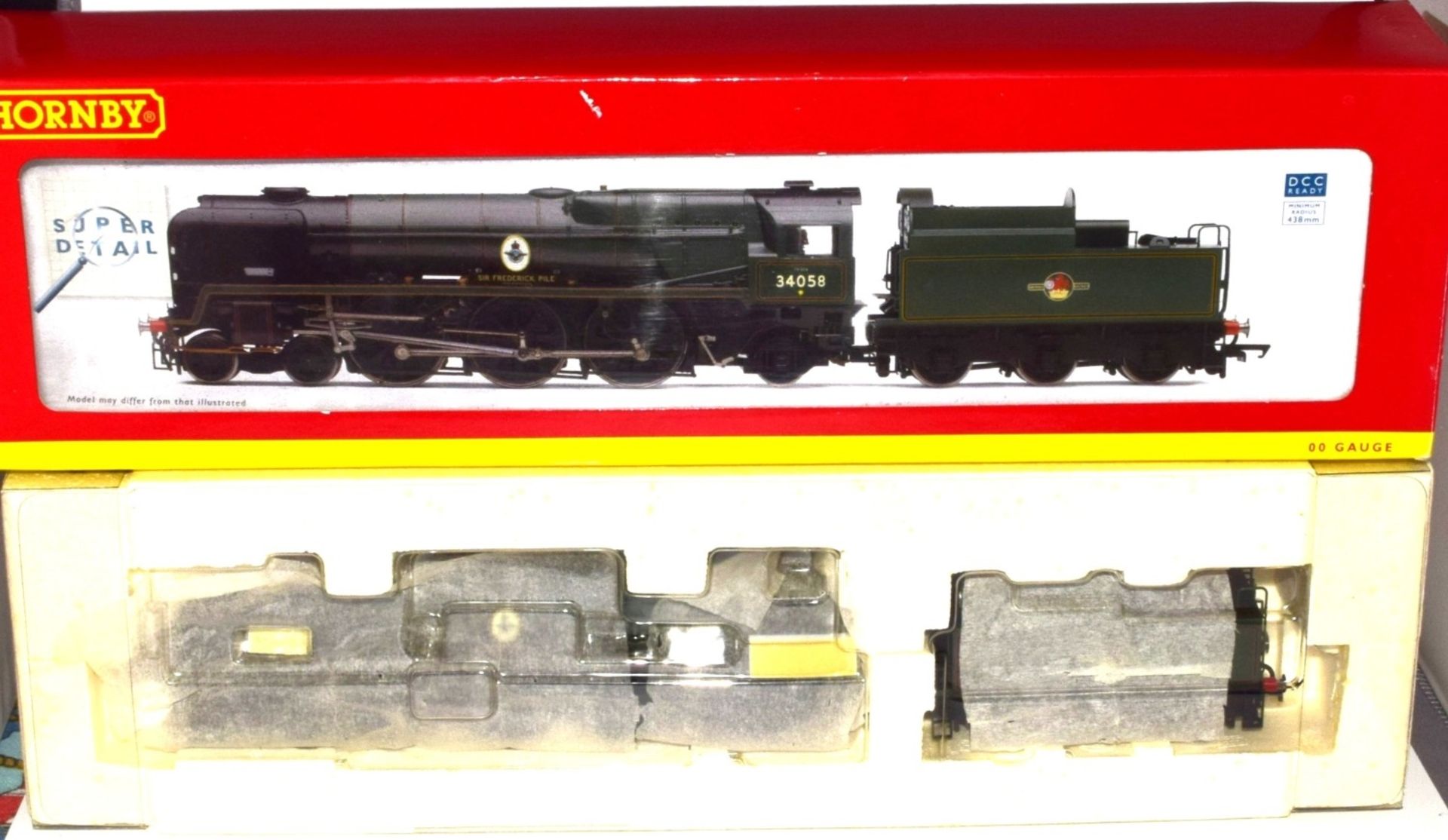 Hornby OO gauge steam locomotive R2709 BR 4-6-2 rebuilt Battle of ...