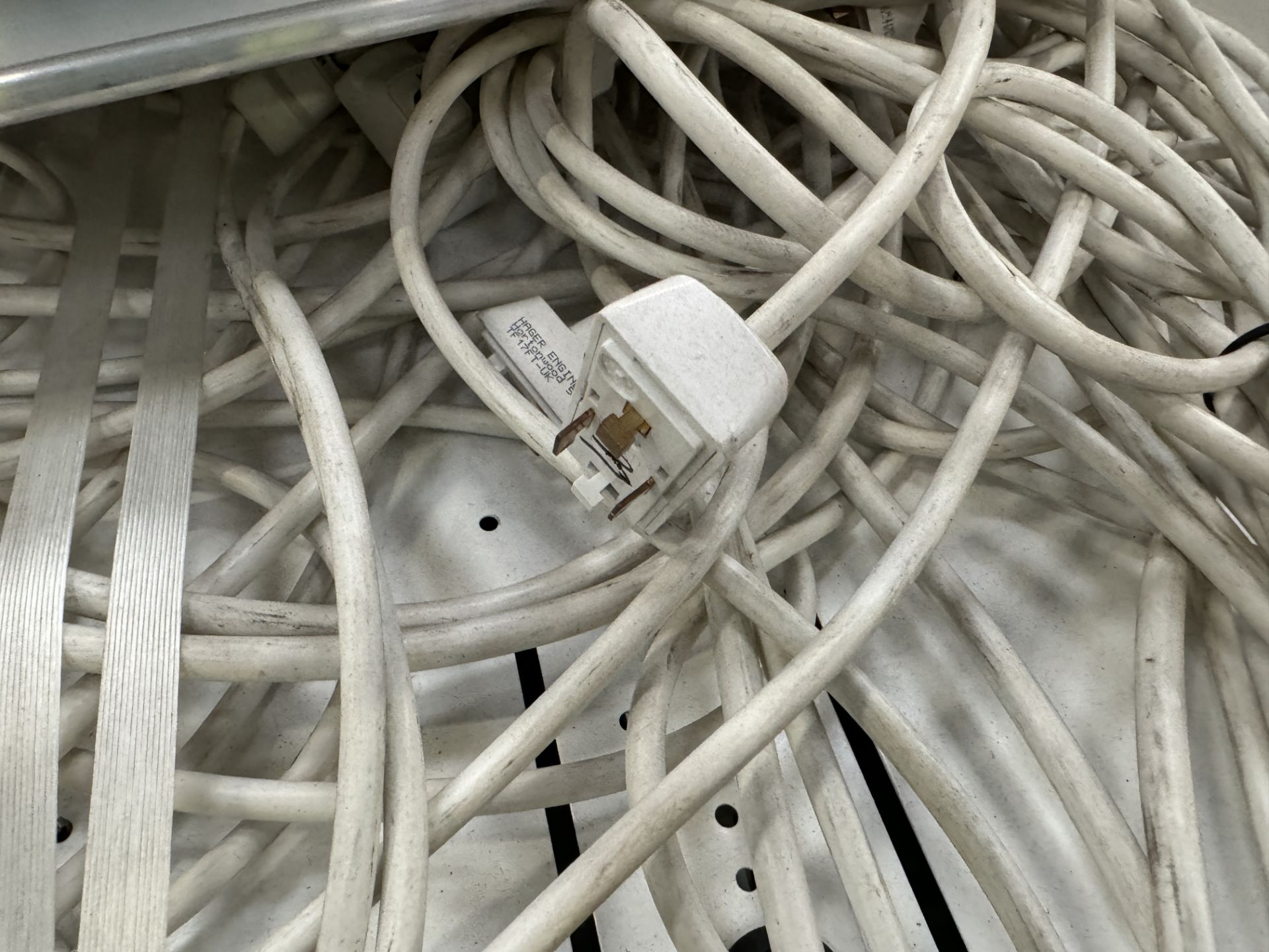 Approx 96 LED Suspended Ceiling Light Panels, with 12 Klik 10-plug ...