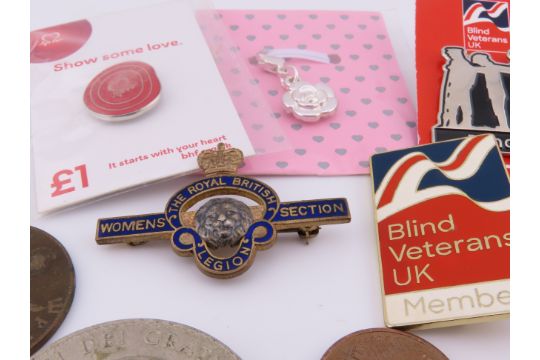 Mixed group of coins and badges incl. 1975 bronze?metal 10p error ...