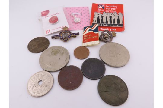 Mixed group of coins and badges incl. 1975 bronze?metal 10p error ...