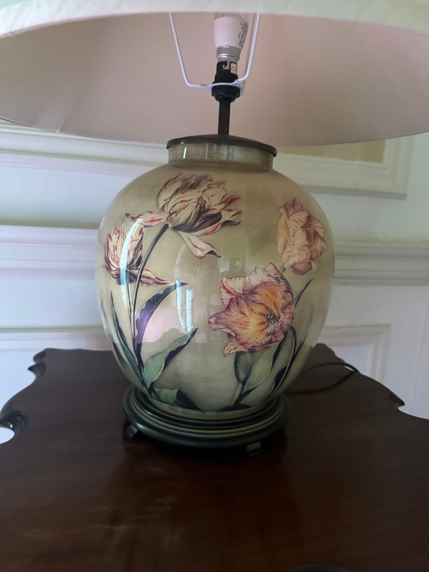 A pair of Jenny Worrall ‘Tulip’ table lamps. Each lamp features a ...