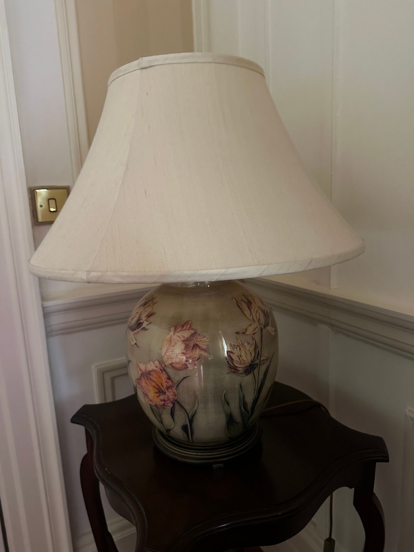 A pair of Jenny Worrall ‘Tulip’ table lamps. Each lamp features a ...