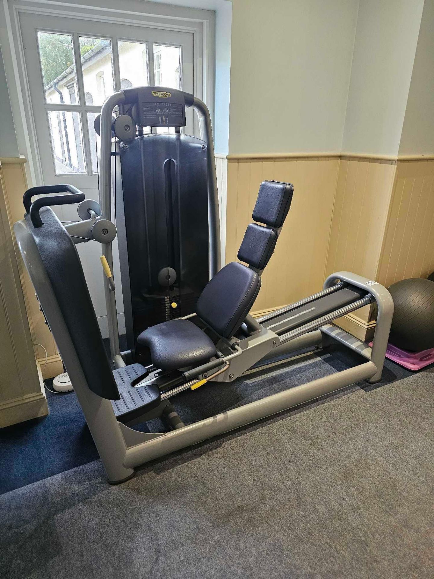 Technogym Selection 2SC Leg Press is a commercial-grade, selectorised ...