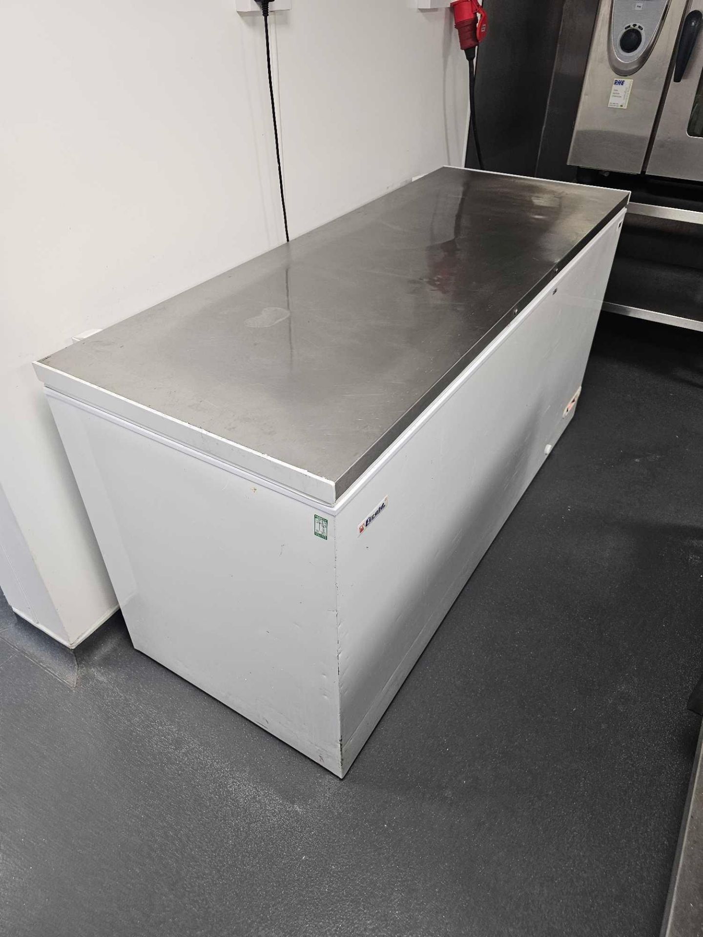 Elcold EL61SS solid-lid chest freezer with stainless steel worktop lid ...