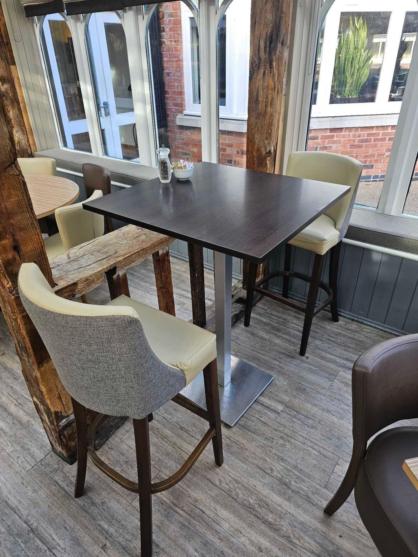 { Option of lots: 28, 29, 29a, 29b } Contract Furniture Group UK poseur ...
