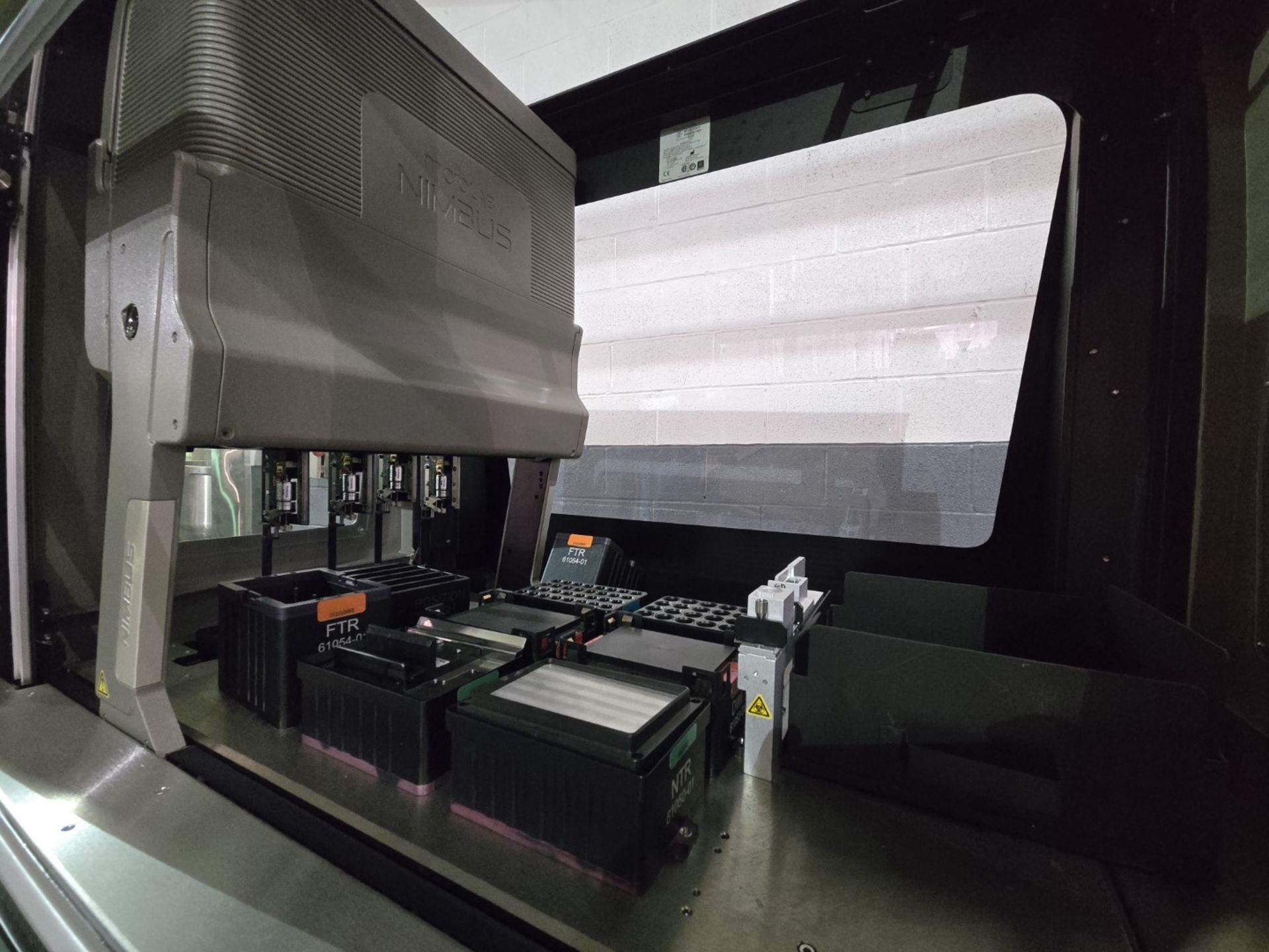 Hamilton Microlab Nimbus Liquid Handling Workstation Model: Microlab ...