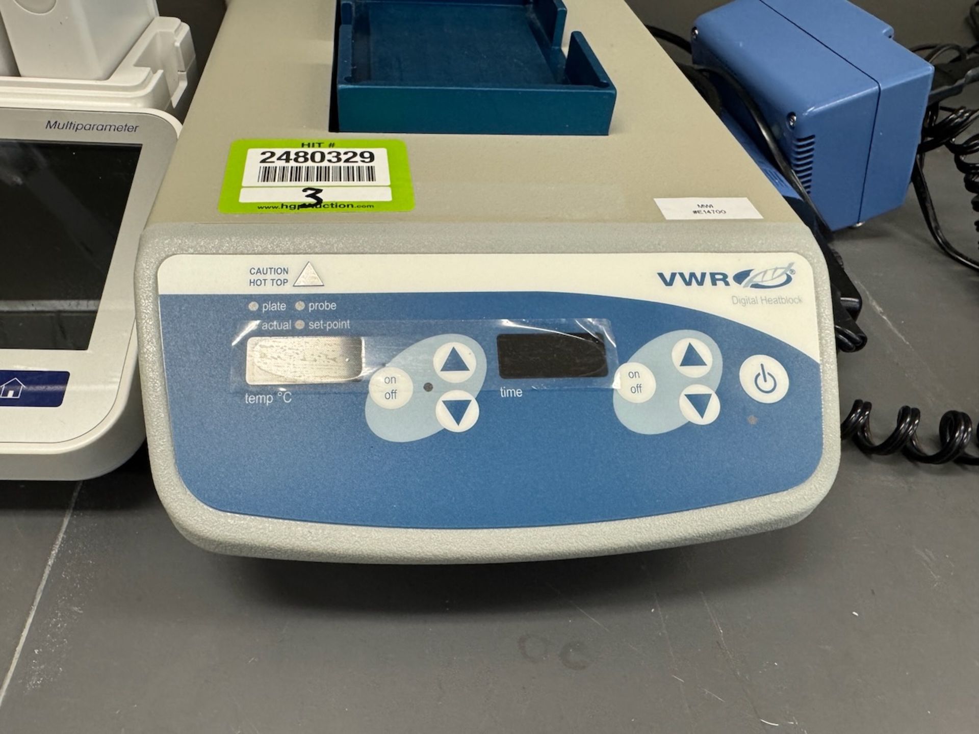 Assort Lab equipment, consisting of VWR heat and stir block, Mettler ...