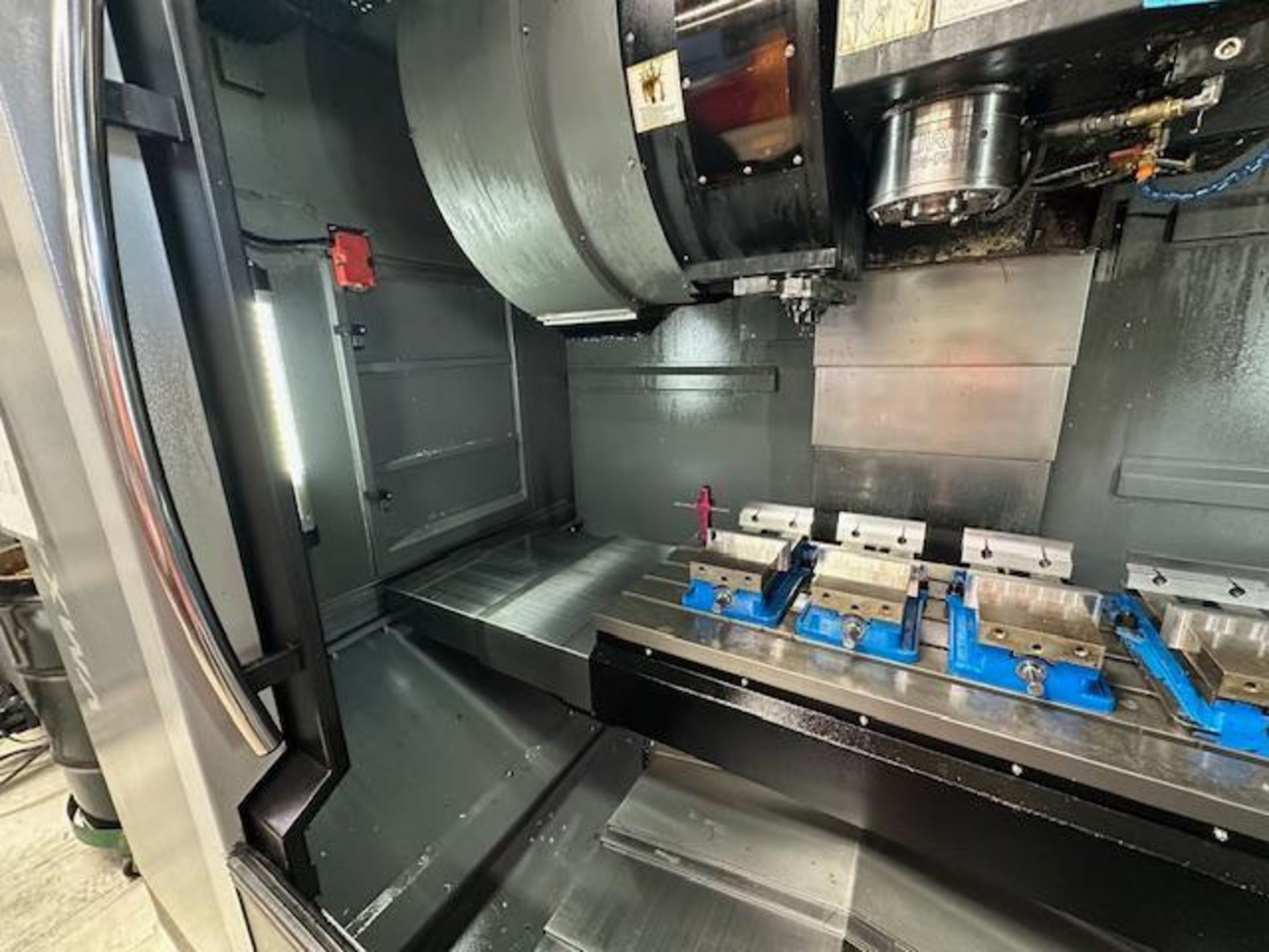 2016 HURCO VMX-42I VERTICAL MACHINING CENTER - WINMAX CONTROL, 4TH AXIS ...