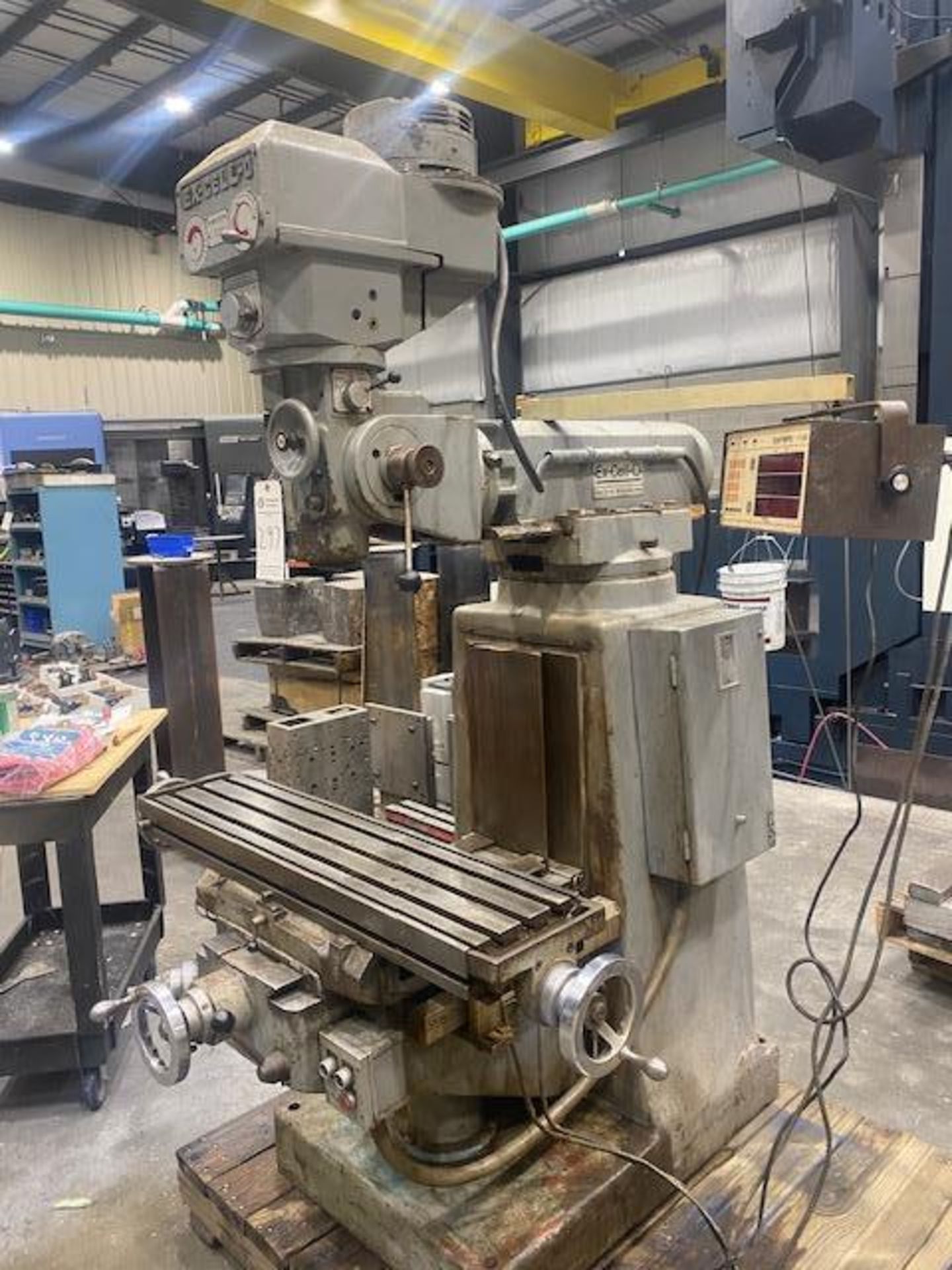 EX-CELL-O STYLE 602 VERTICAL MILLING MACHINE, QUALITY 800 DRO SN ...
