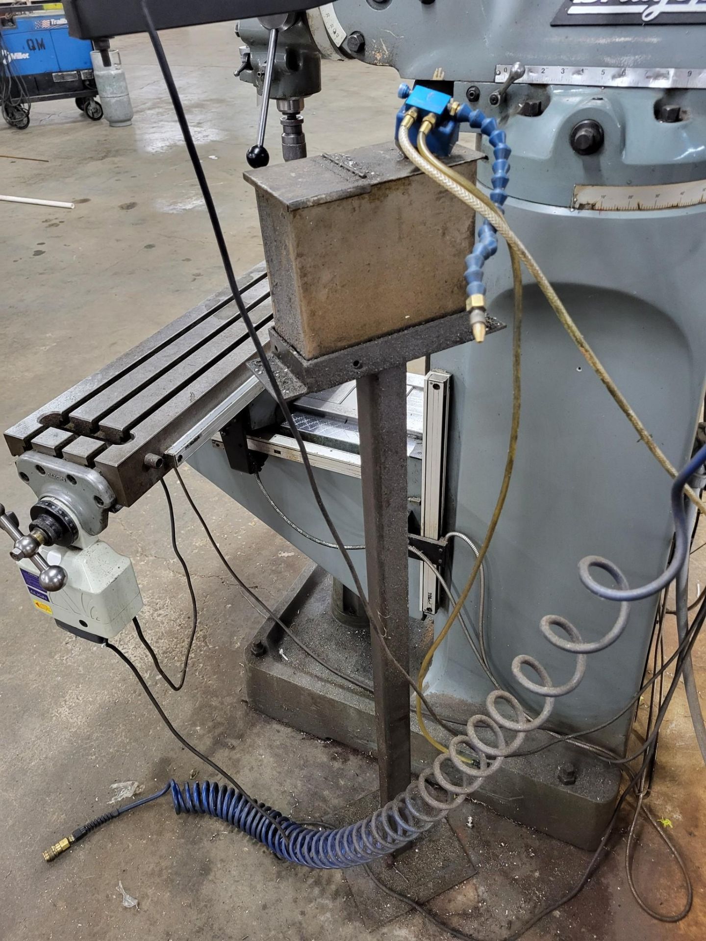BRIDGEPORT SERIES 1 KNEE MILL WITH KURT POWERLOCK AUTO POWER DRAWBAR ...