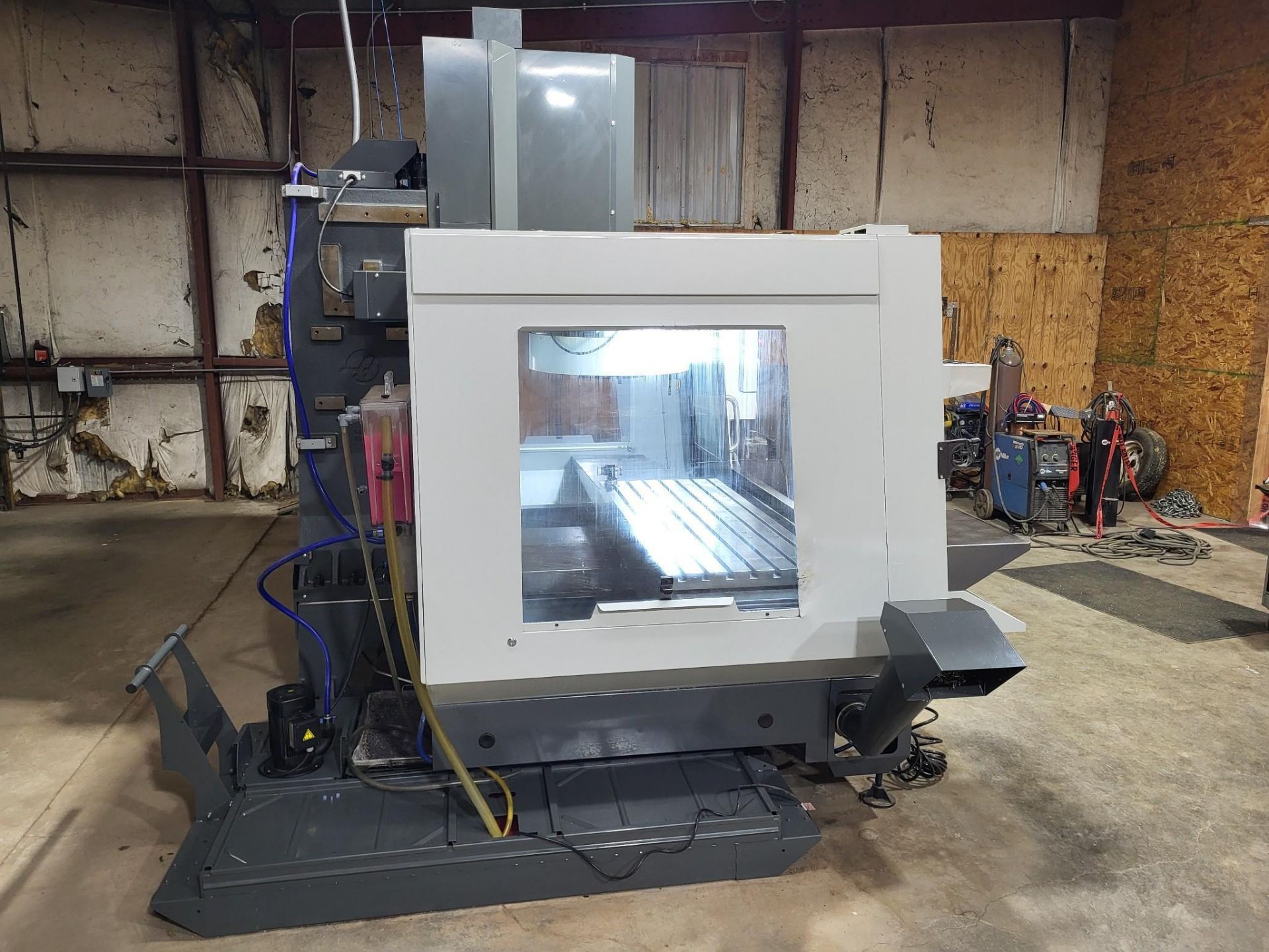 2023 HAAS VF-5/40XT CNC VMC VERTICAL MACHINING CENTER WITH COOLANT ...