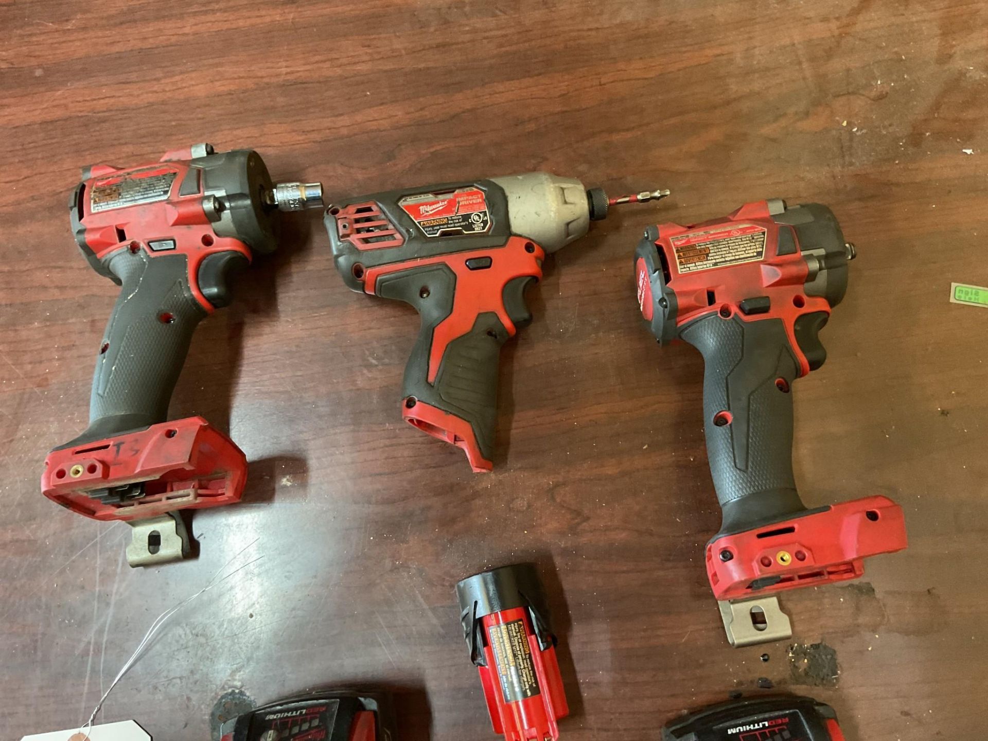 MILWAUKEE BATTERY POWERED IMPACT DRIVERS (1)MILWAUKEE M12 1/4" HEX ...