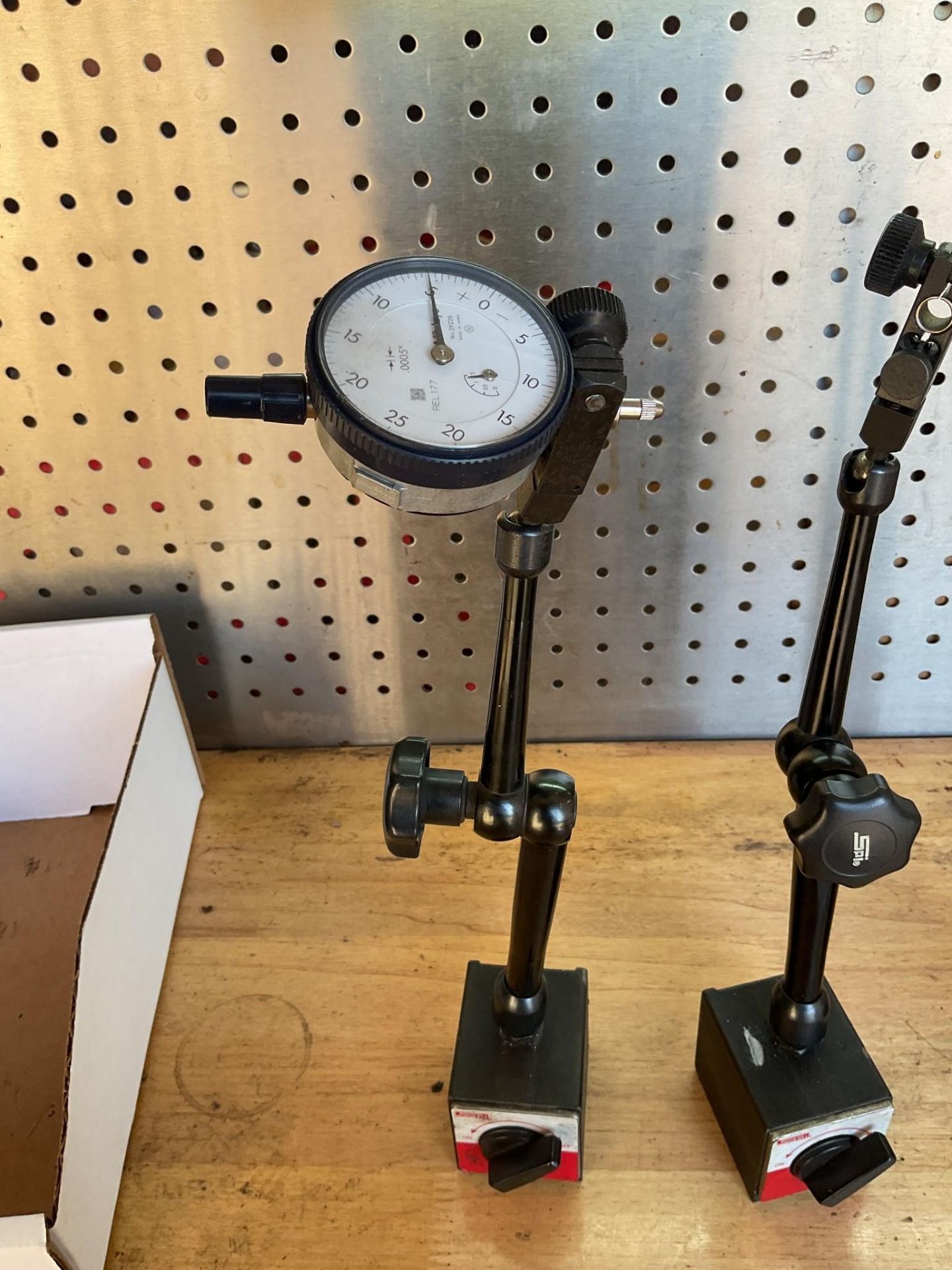 INSIZE AND SPI MAGNETIC DIAL INDICATOR STANDS Item Location - Fort ...