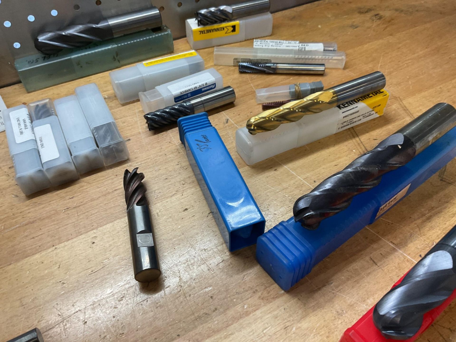 ASSORTED END MILLS Item Location - Fort Worth, TX