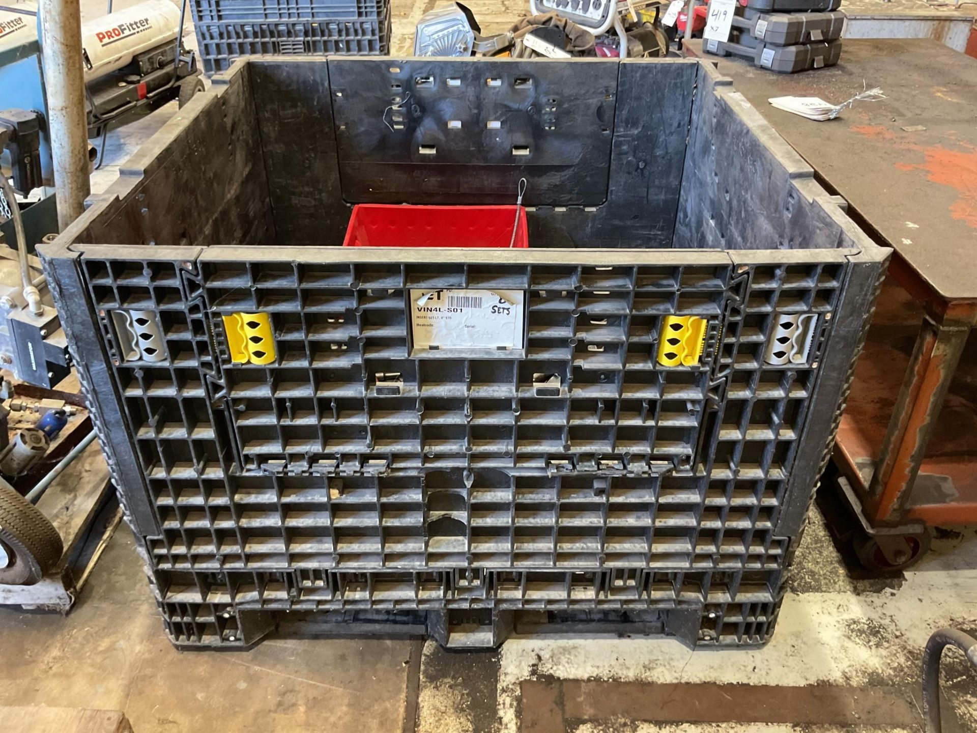 GAYLORD AND CART WITH ASSORTED HAND TOOLS Item Location - Fort Worth, TX