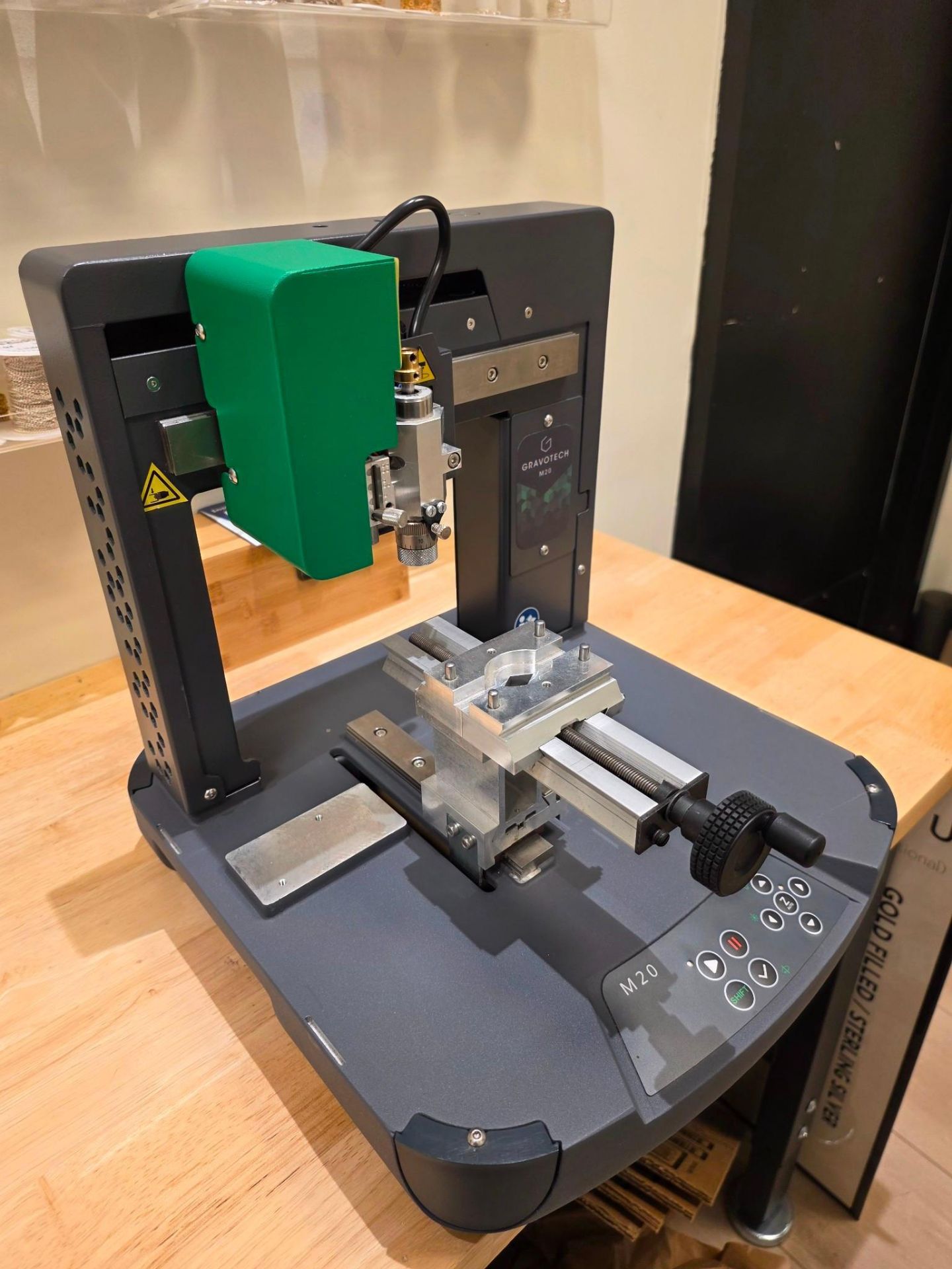 2024 GRAVOGRAPH M20 V3 JEWEL 4”X 4” ROTARY CNC FLAT & RING ENGRAVING ...
