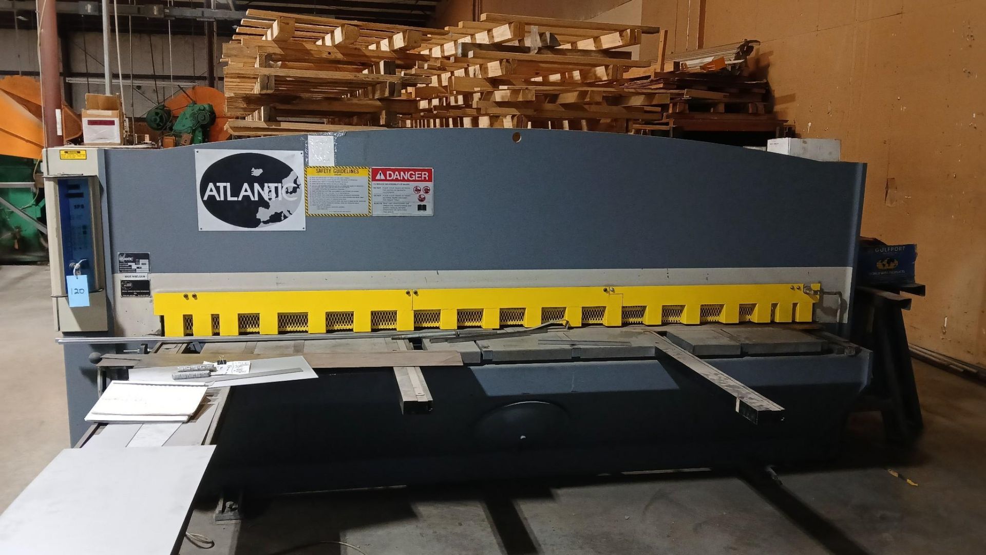 ATLANTIC HDE 10-1/4 10' X 1/4 " HYDRAULIC SHEAR WITH SQUARING AM AND ...