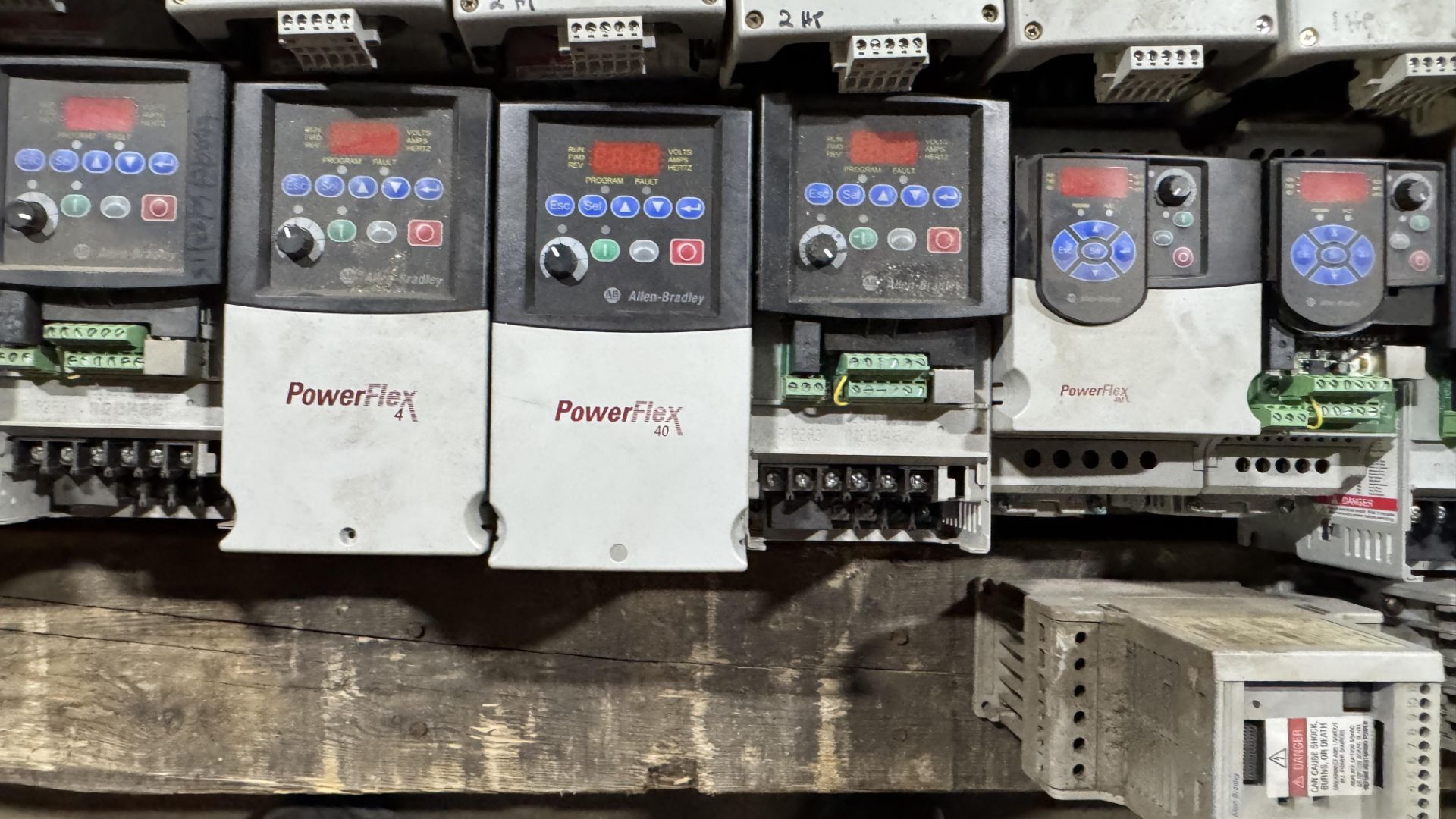 AB Variable Frequency Drive, PowerFlex, (62) 4 and 40, 1hp/2hp/5hp ...