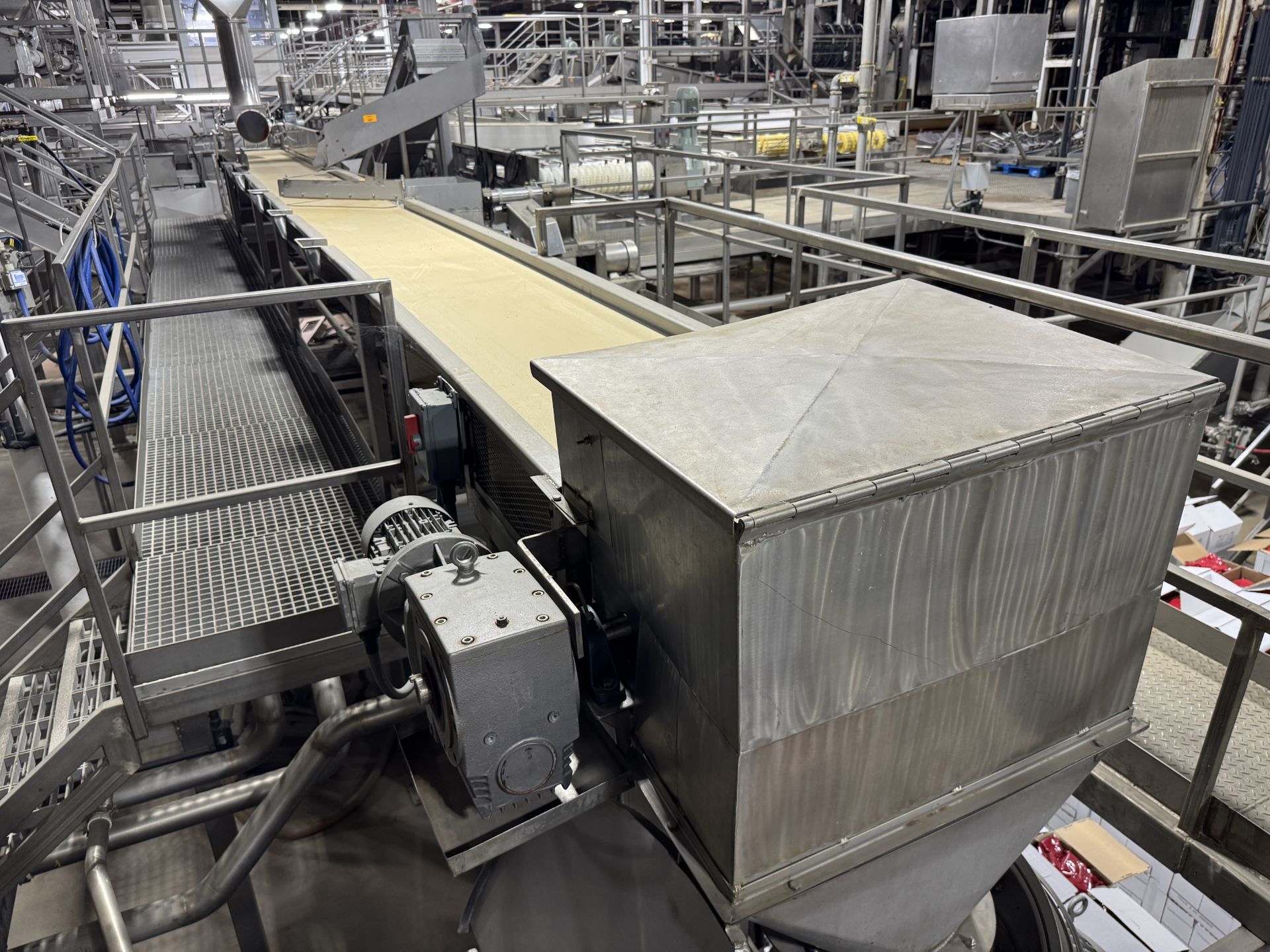 Sanitary Inspection/Distribution Conveyor, Stainless, approx 24" x 35 ...