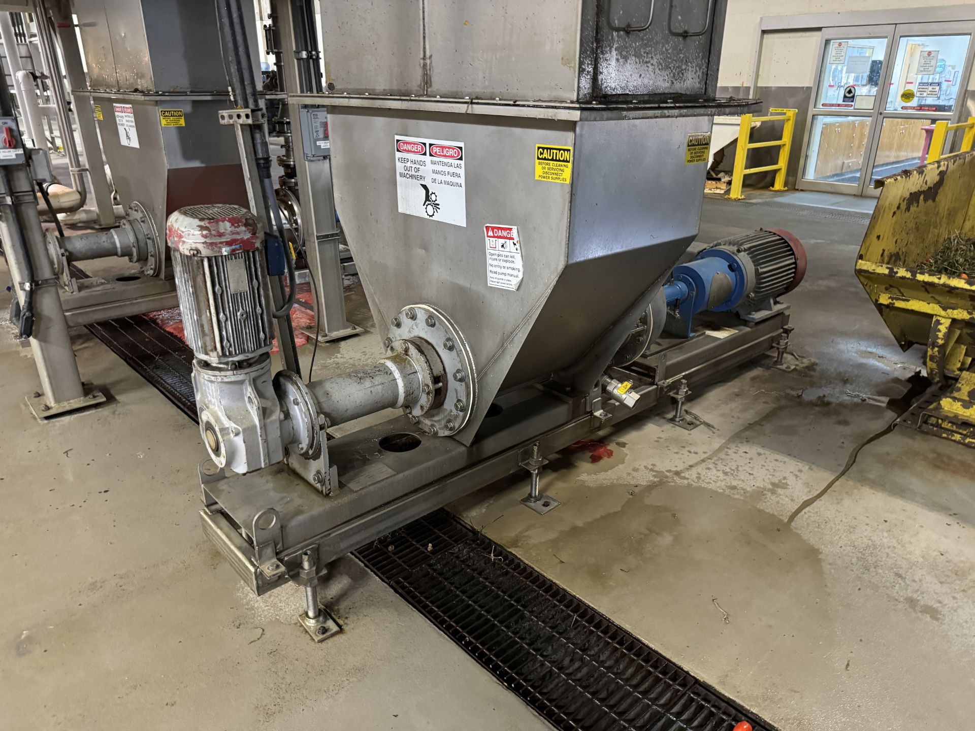Vaughan Chopper Pump, model STHART12S/Auger Hopper, s/n 66287D /107520 ...
