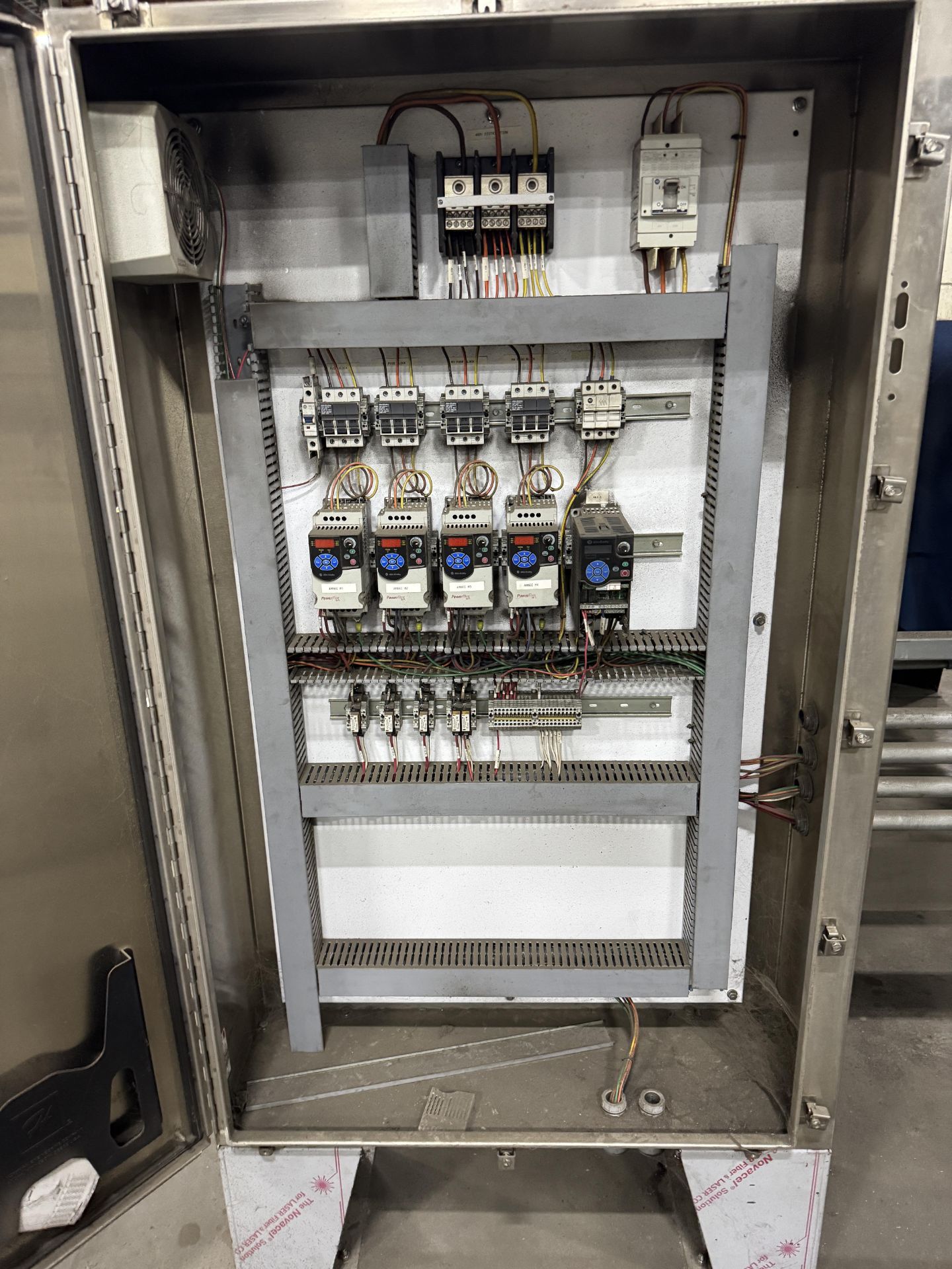 Ambec Conveyor Control Panels [Lot] of (2) with (5) AB Powerflex 4M ...