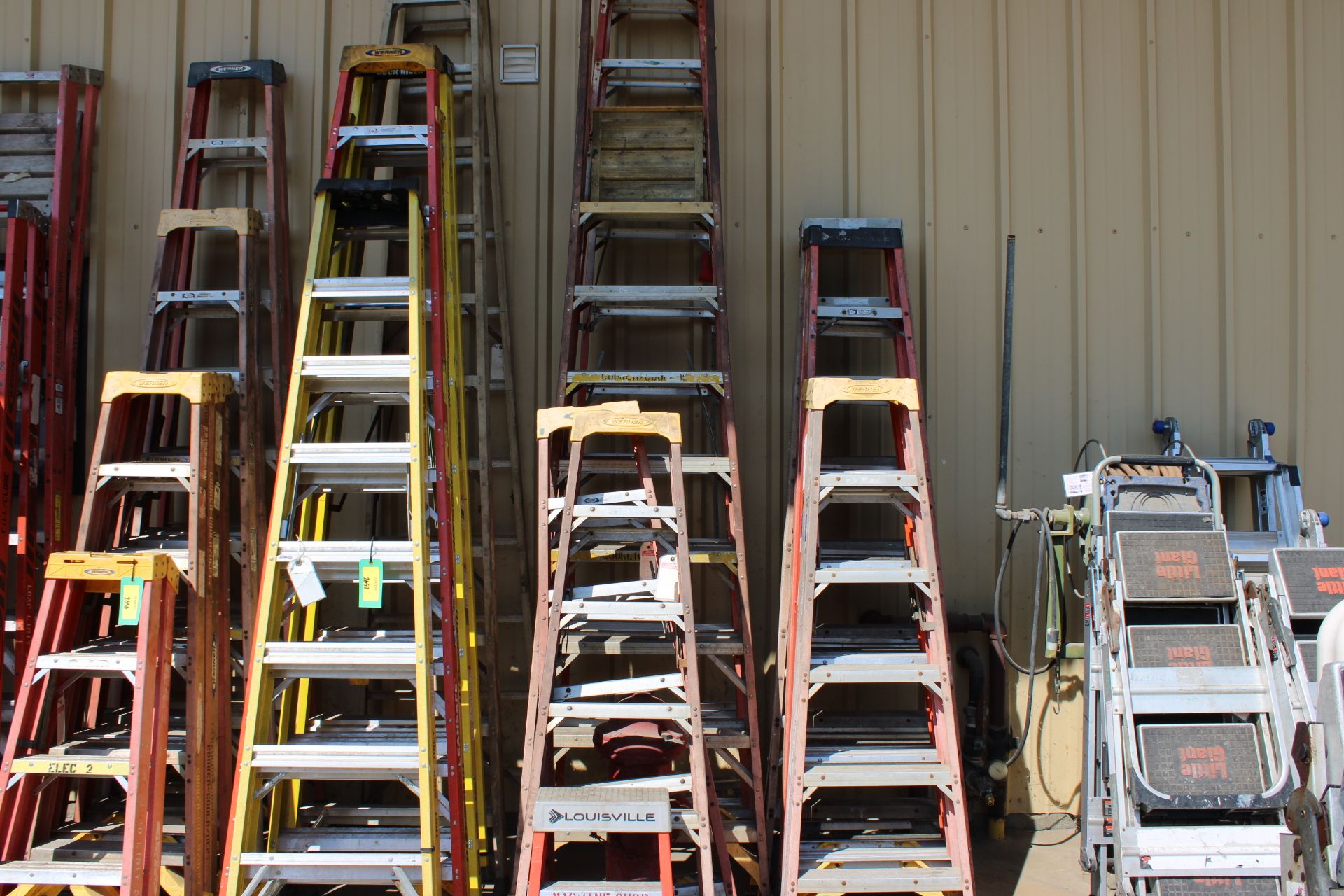 [Lot] of (12) assorted ladders, (2) 12', (1) 10', (3) 8', (5) 6', (1) 3 ...