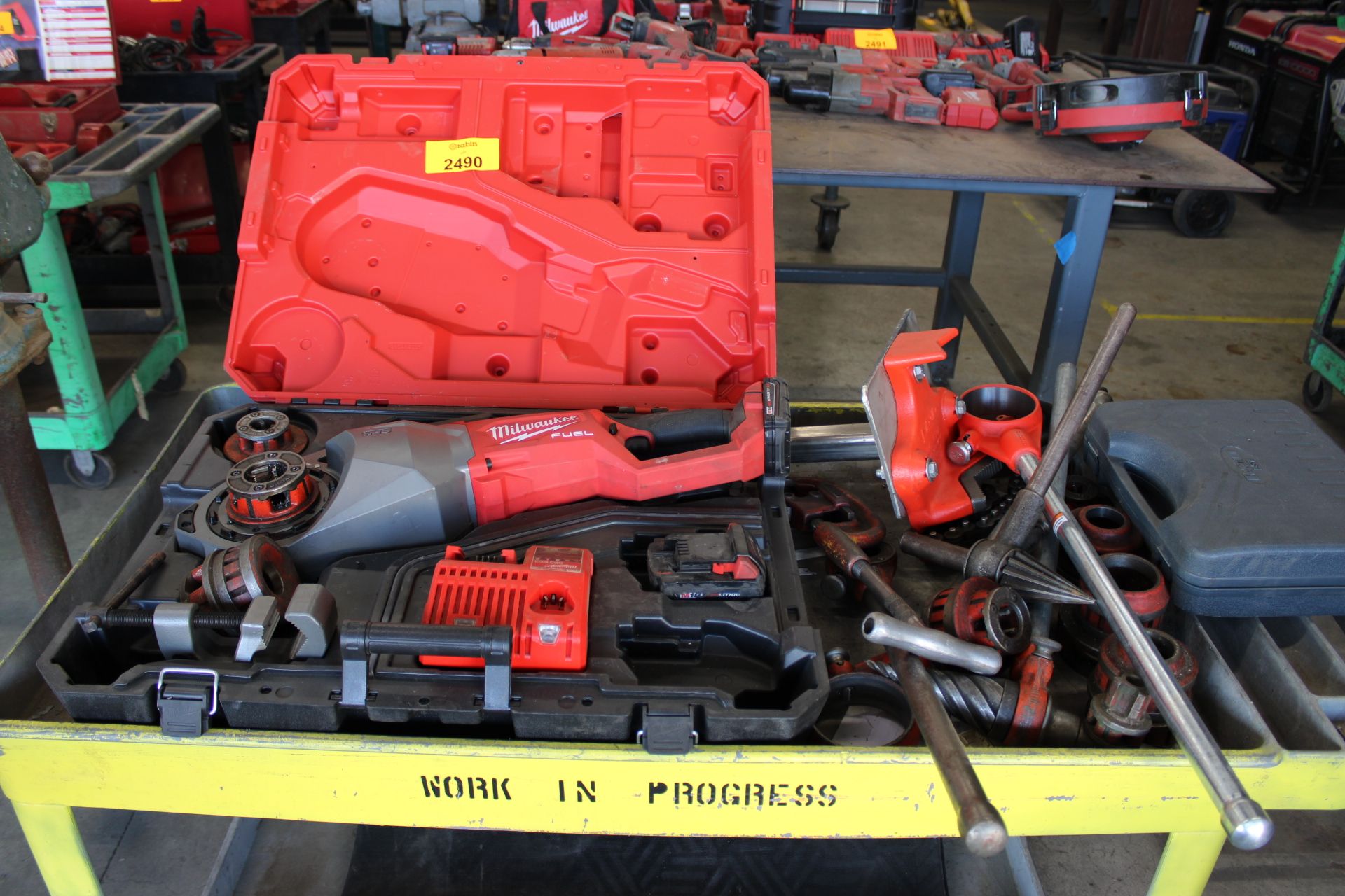 Milwaukee cordless pipe threader w/ 2 tier cart, battery charger ...