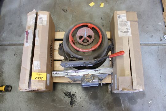 [Lot] Marsh model Q stencil machine with (2) boxes oil stencil board ...
