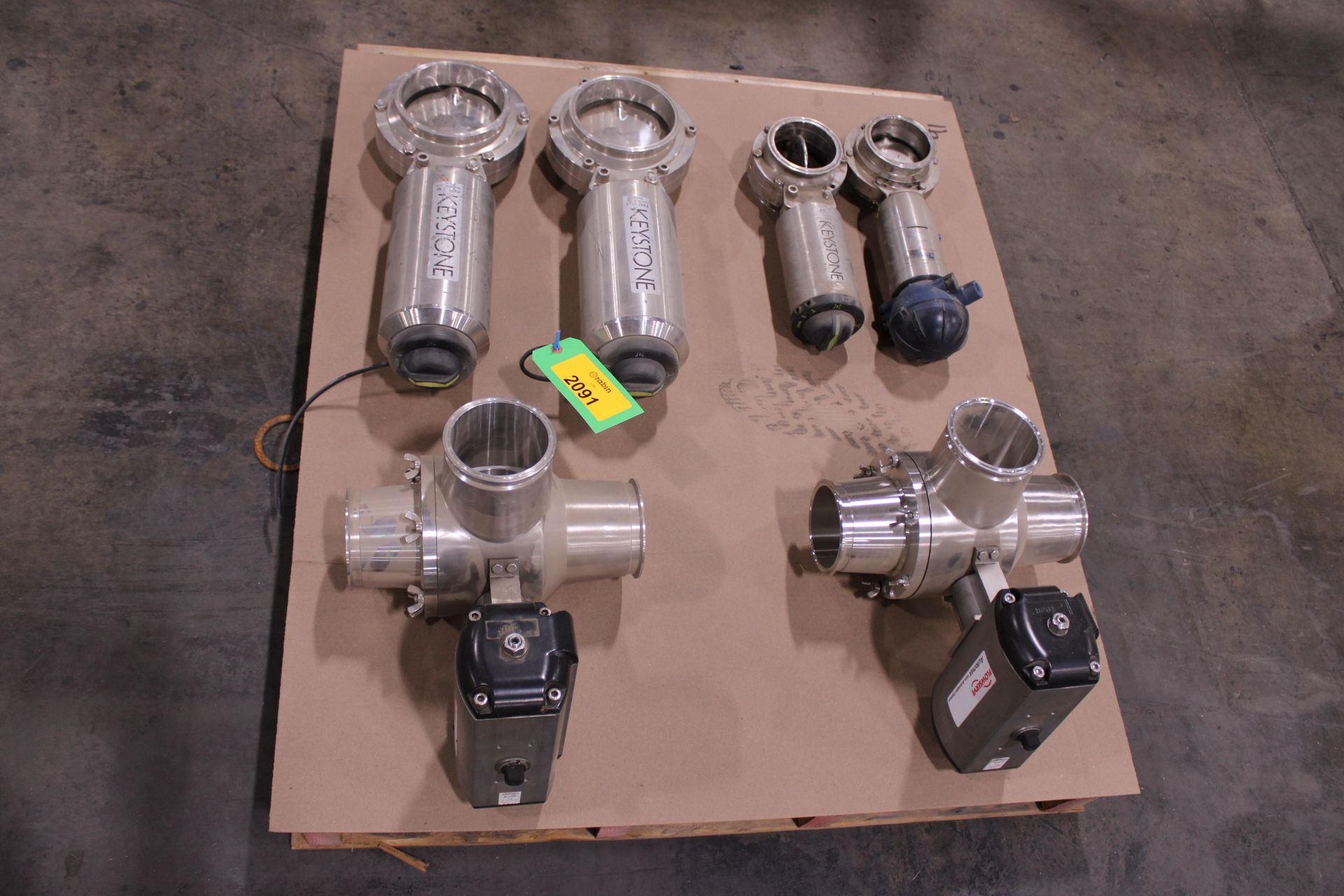 [Lot] of (6) Keystone ball & butterfly valves w/ pneumatic actuators ...