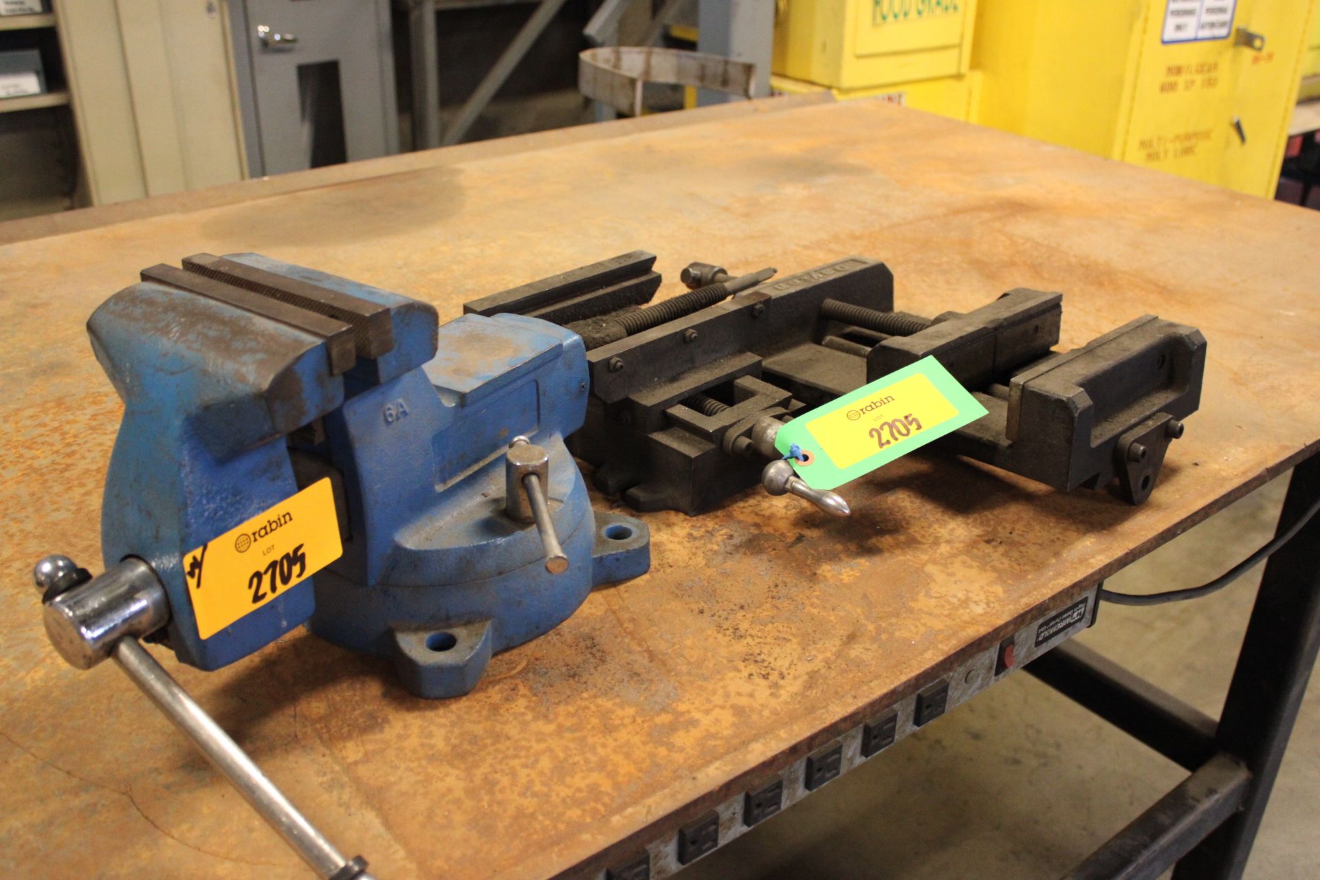 [Lot] Vises, (1) 6" table vise, (2) 8" single station machine vise ...