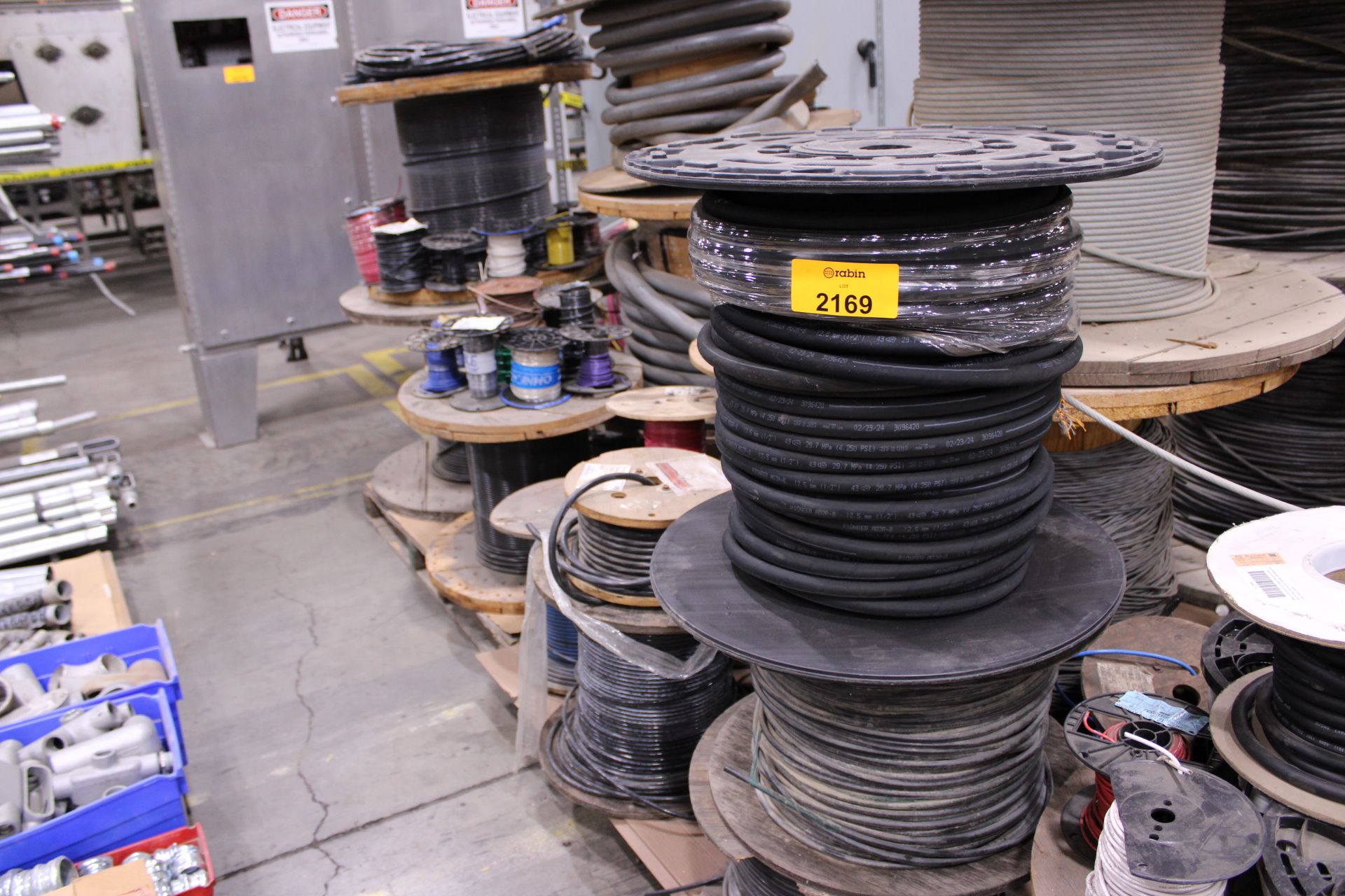 [Lot] of Various size spools of wire on (12) pallets [Warehouse]