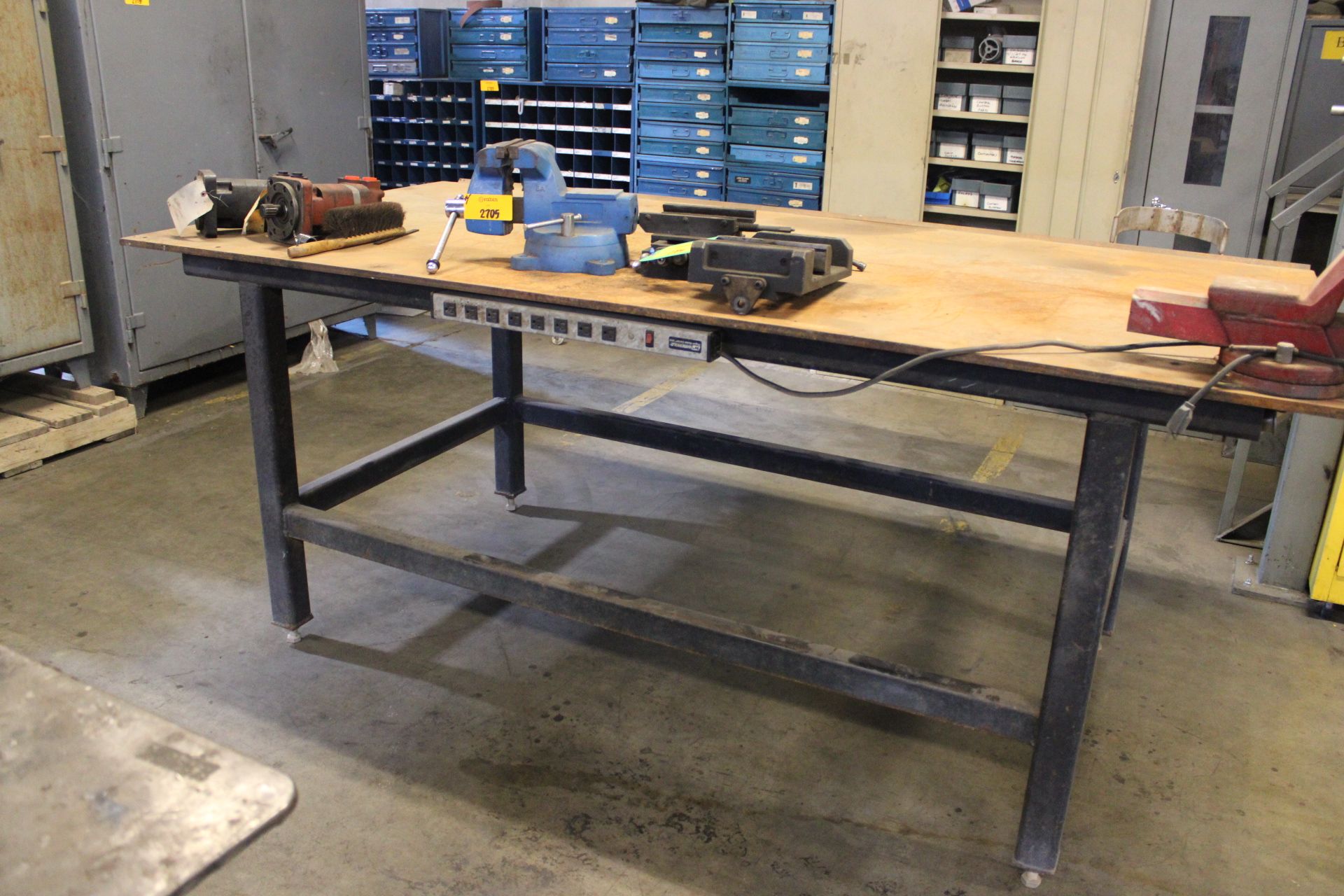 Shop table, metal shop table w/ 6" rigid vise 100"l x 52"w [Warehouse Shop]