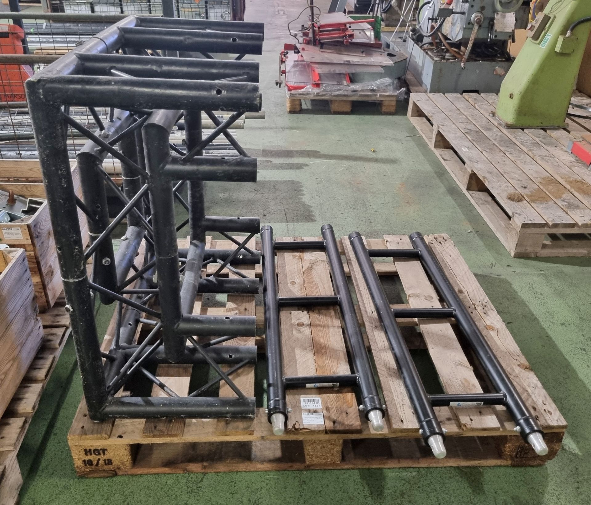 Modular angled frame for stage trussing and 2x Sixty 82 flat trussing ...