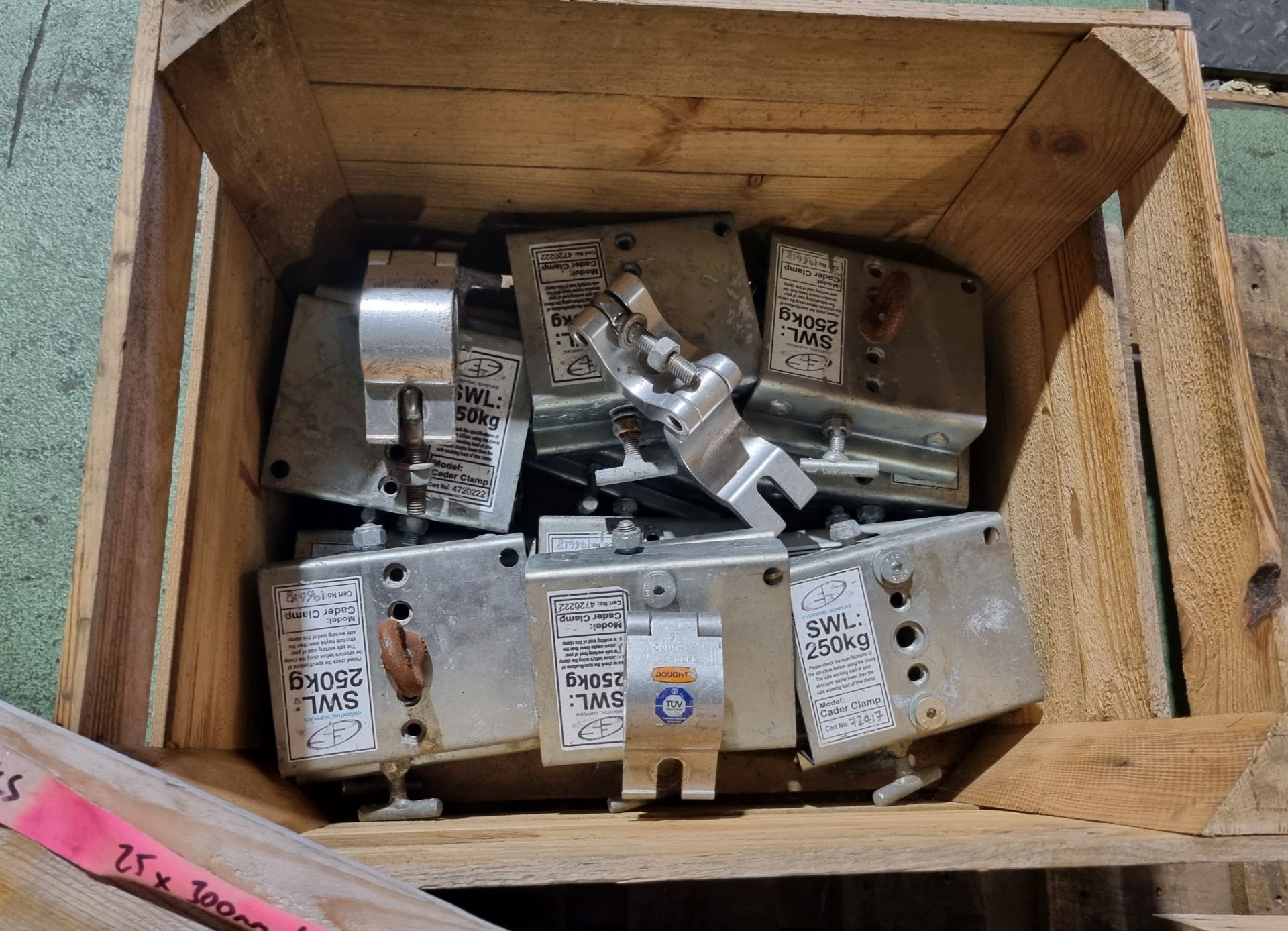 Essential Supplies Cader marquee clamps in a wooden box - SWL 250kg ...