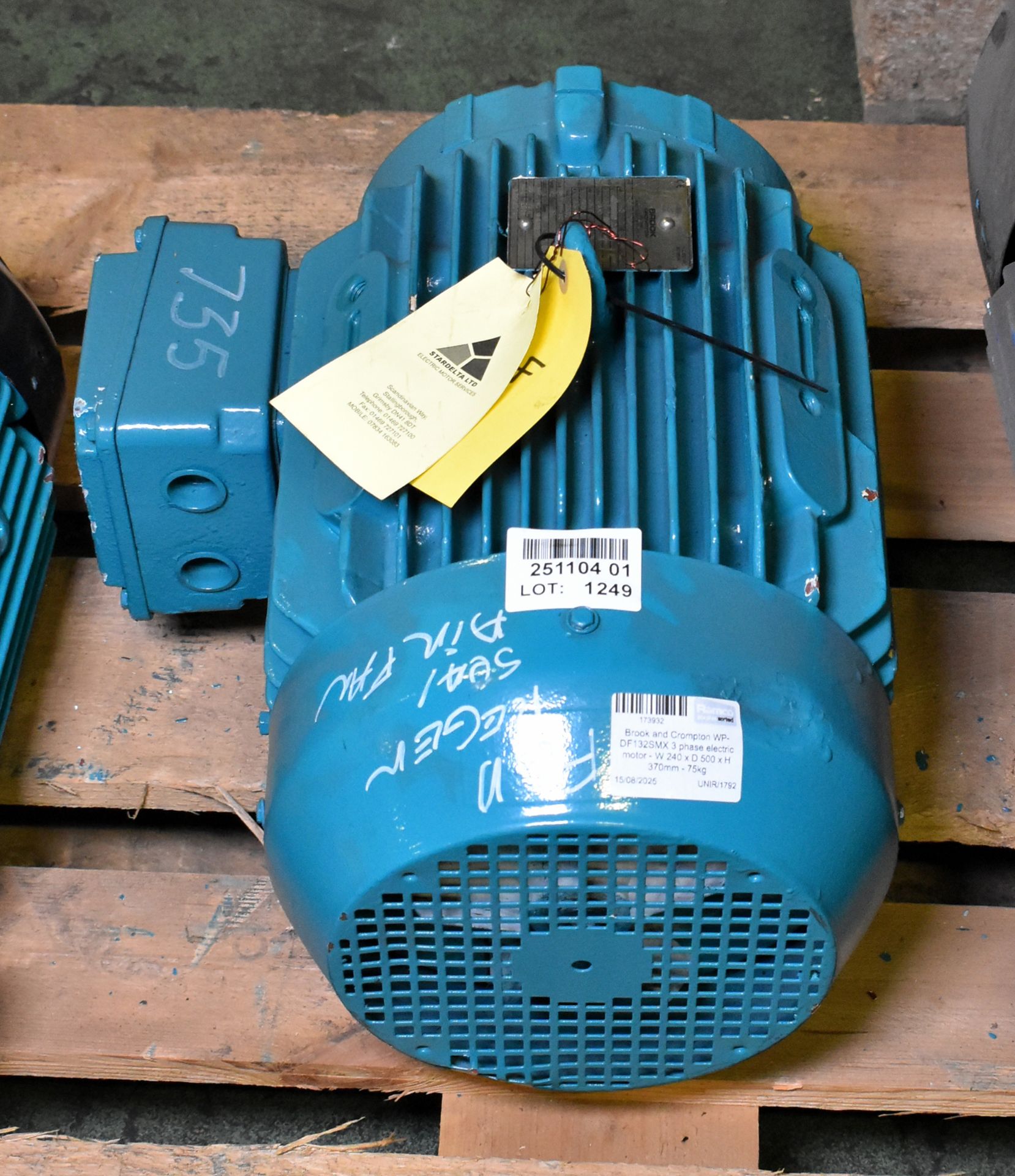 Brook Crompton WP-DF132SMX 3 phase electric motor - W 240 x D 500 x H ...